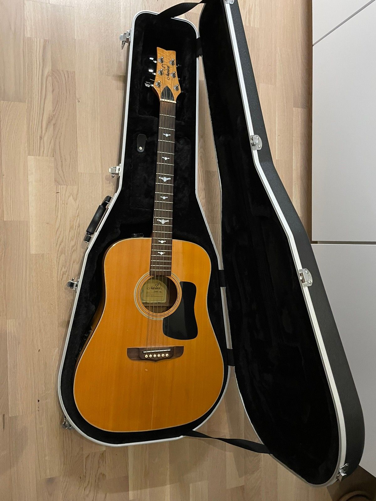 Gitar Og Gitarkasse Selges FINN Torget