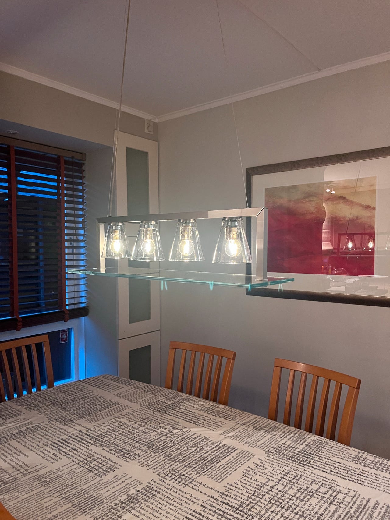 Flott design taklampe til salgs | FINN-torget