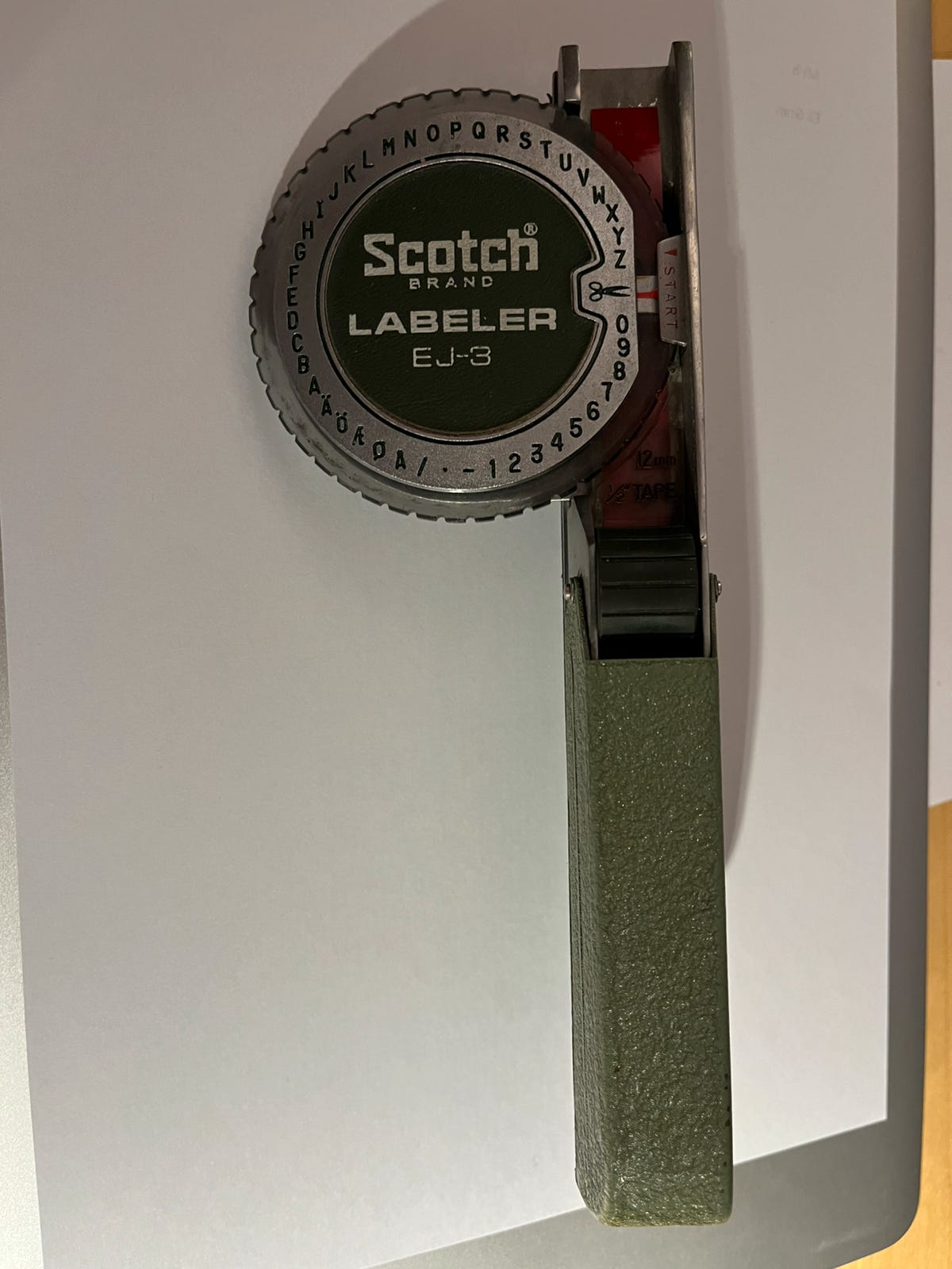 Labeler - Pregemaskin - Scotch EJ-3 med div prege tape | FINN-torget