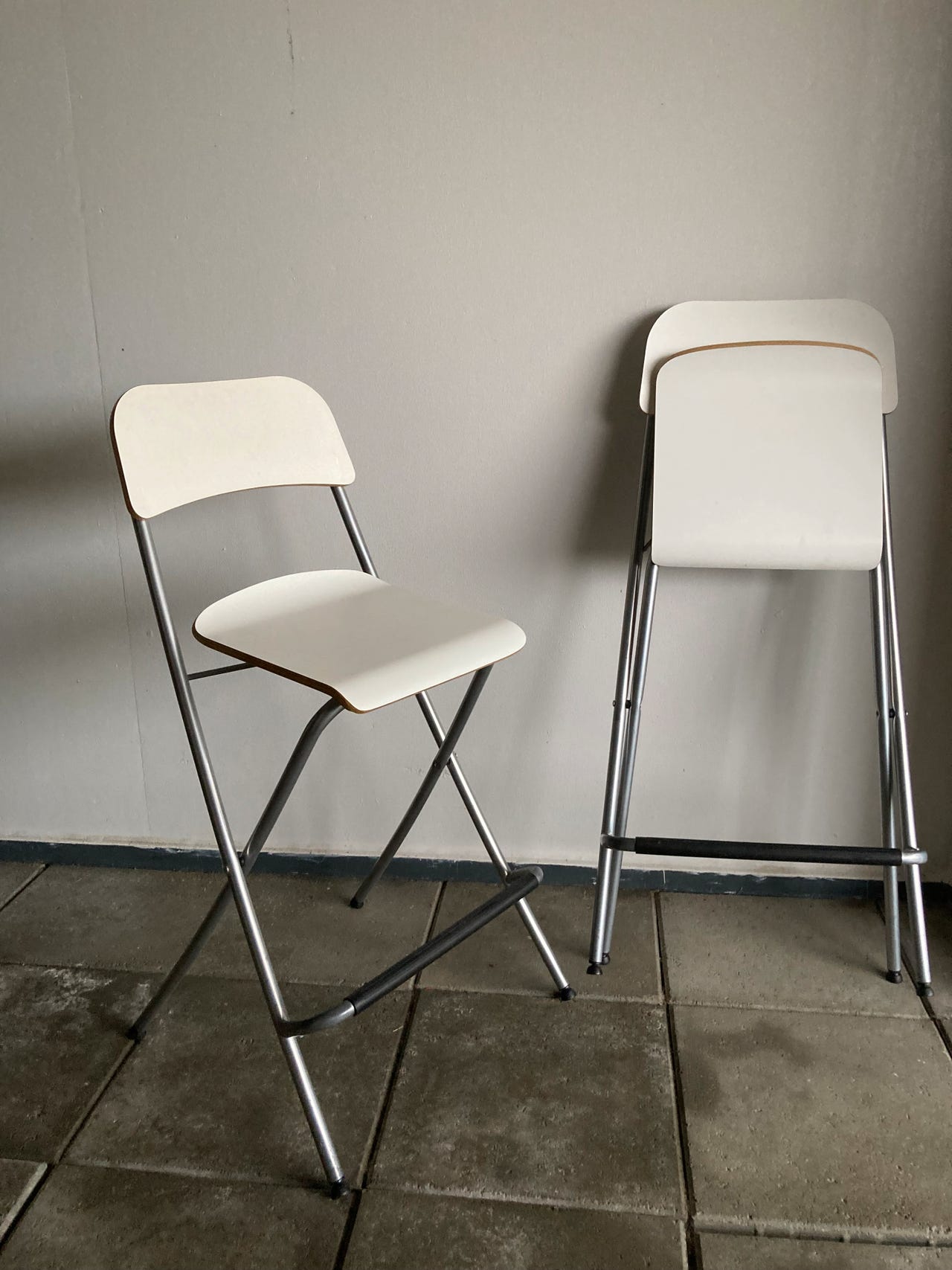 Barstoler sammenleggbare (2stk) billig til dalgs | FINN-torget