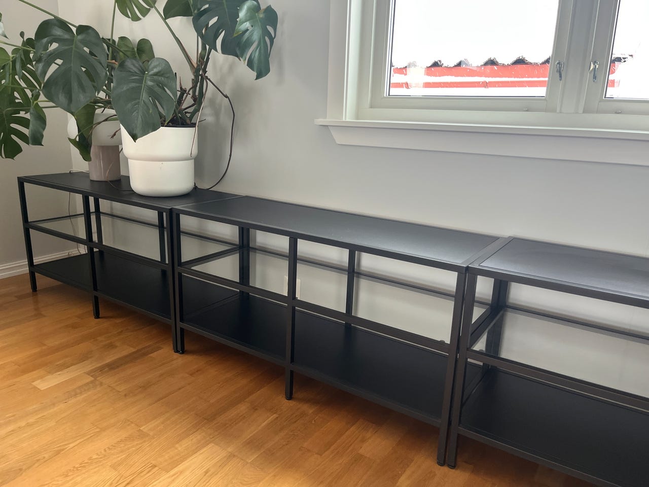 Vittsjø hylle - skjenk -TV-benk i sort-glass/mørk brun - 100x36x53 ...