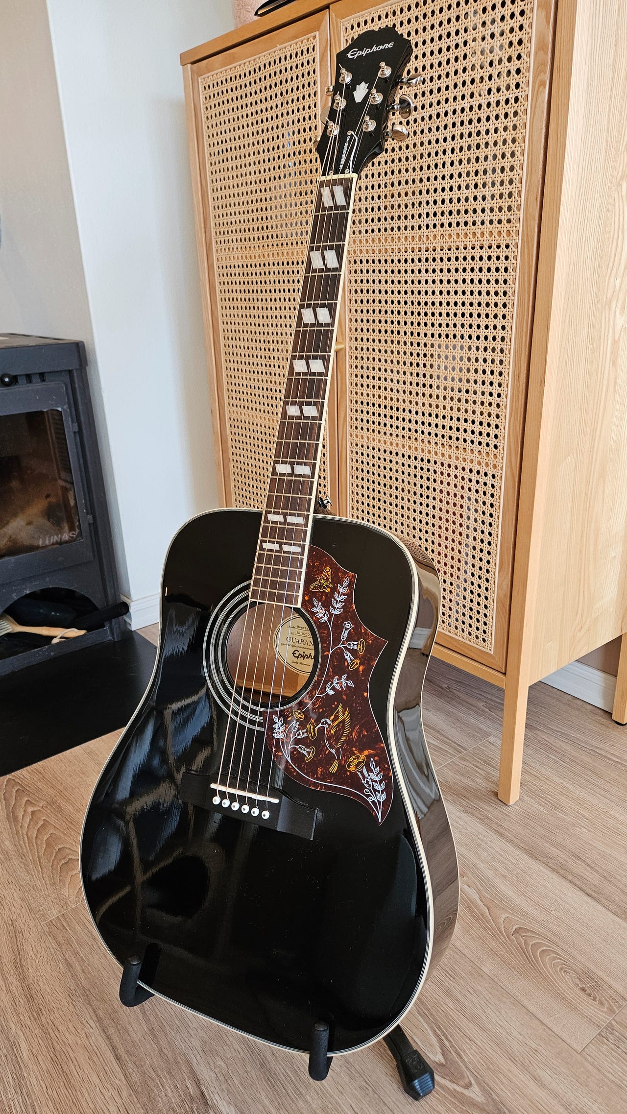 Epiphone Hummingbird PRO (sort) med original Epiphone-koffert | FINN-torget