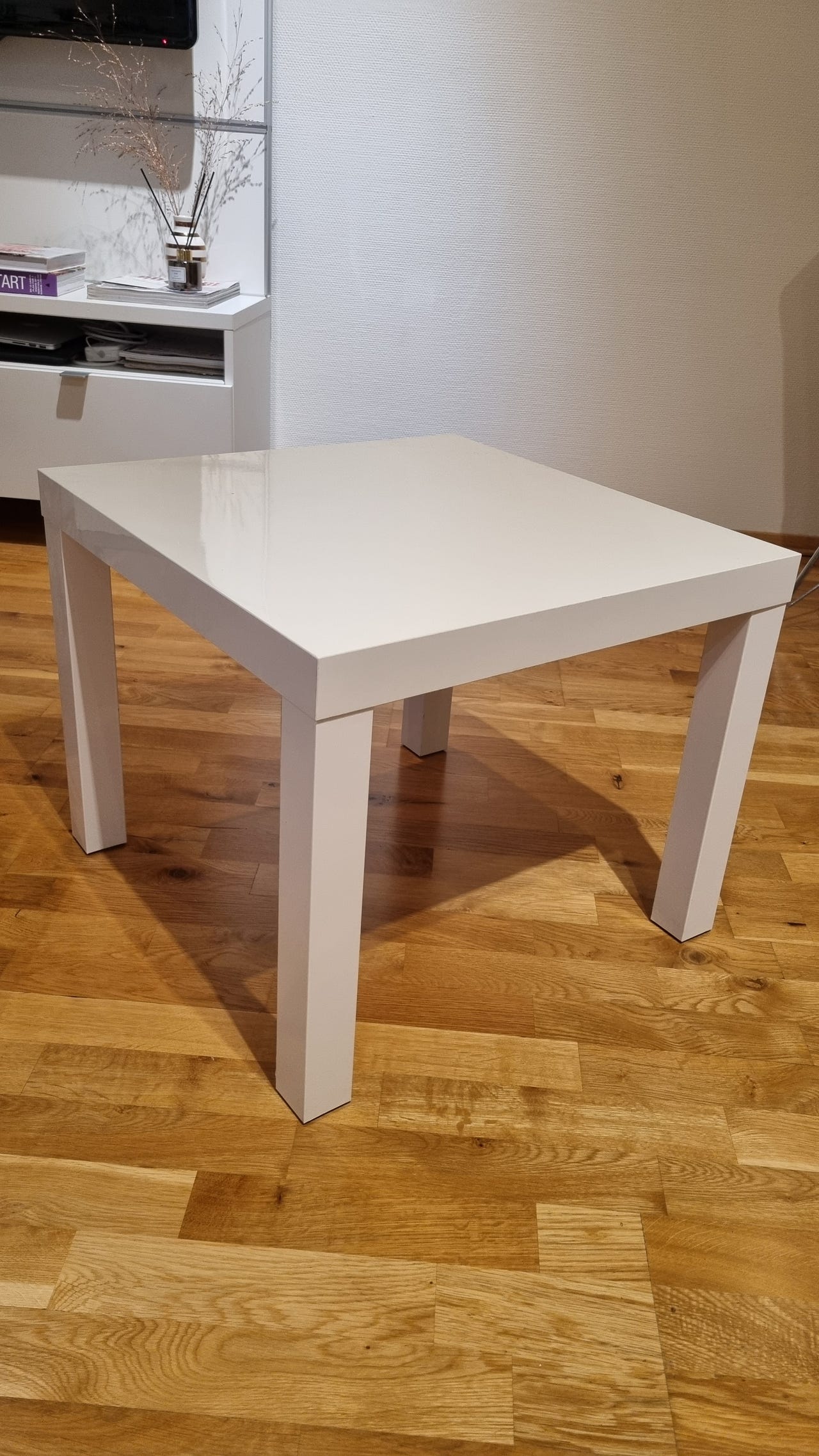 Høyglans LACK bord 55x55 | FINN-torget