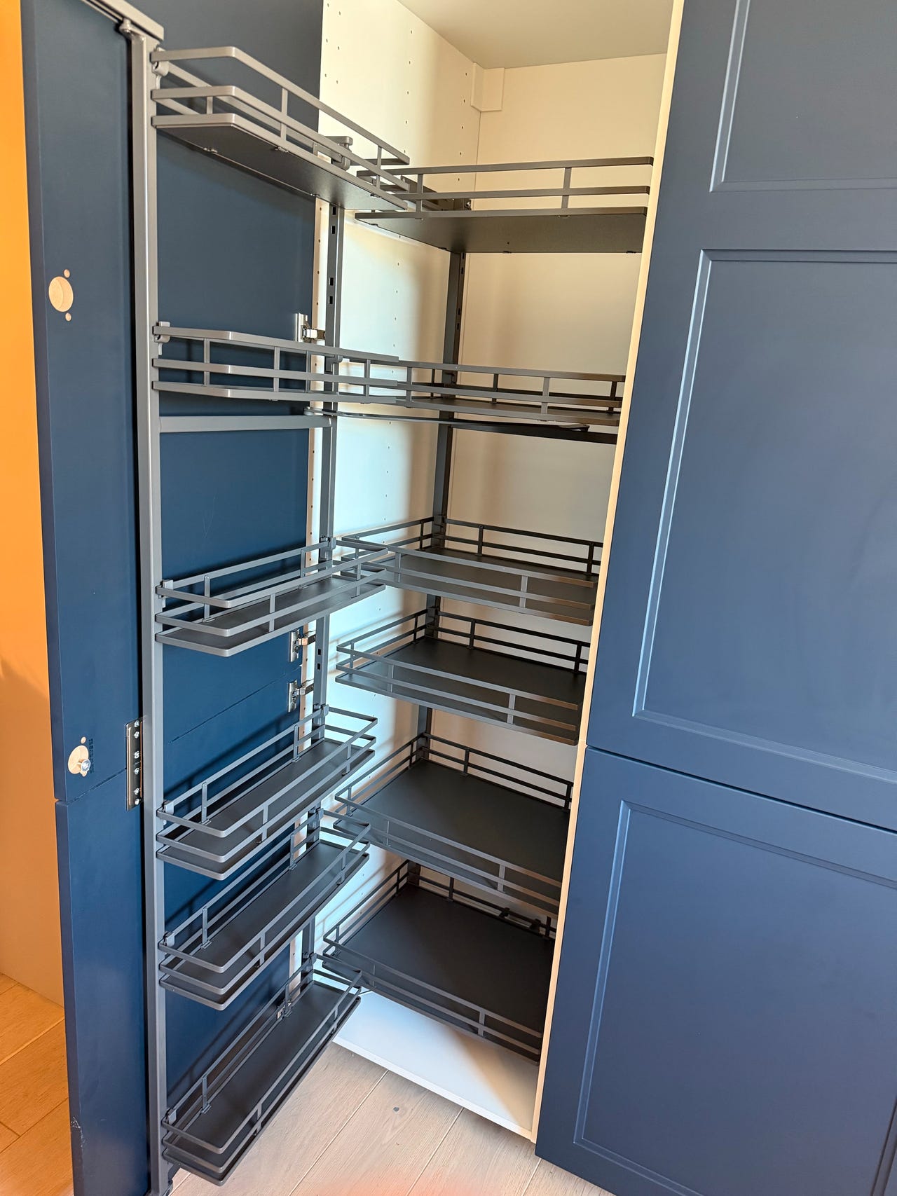 IKEA Utrusta uttrekkbart spiskammers | FINN-torget