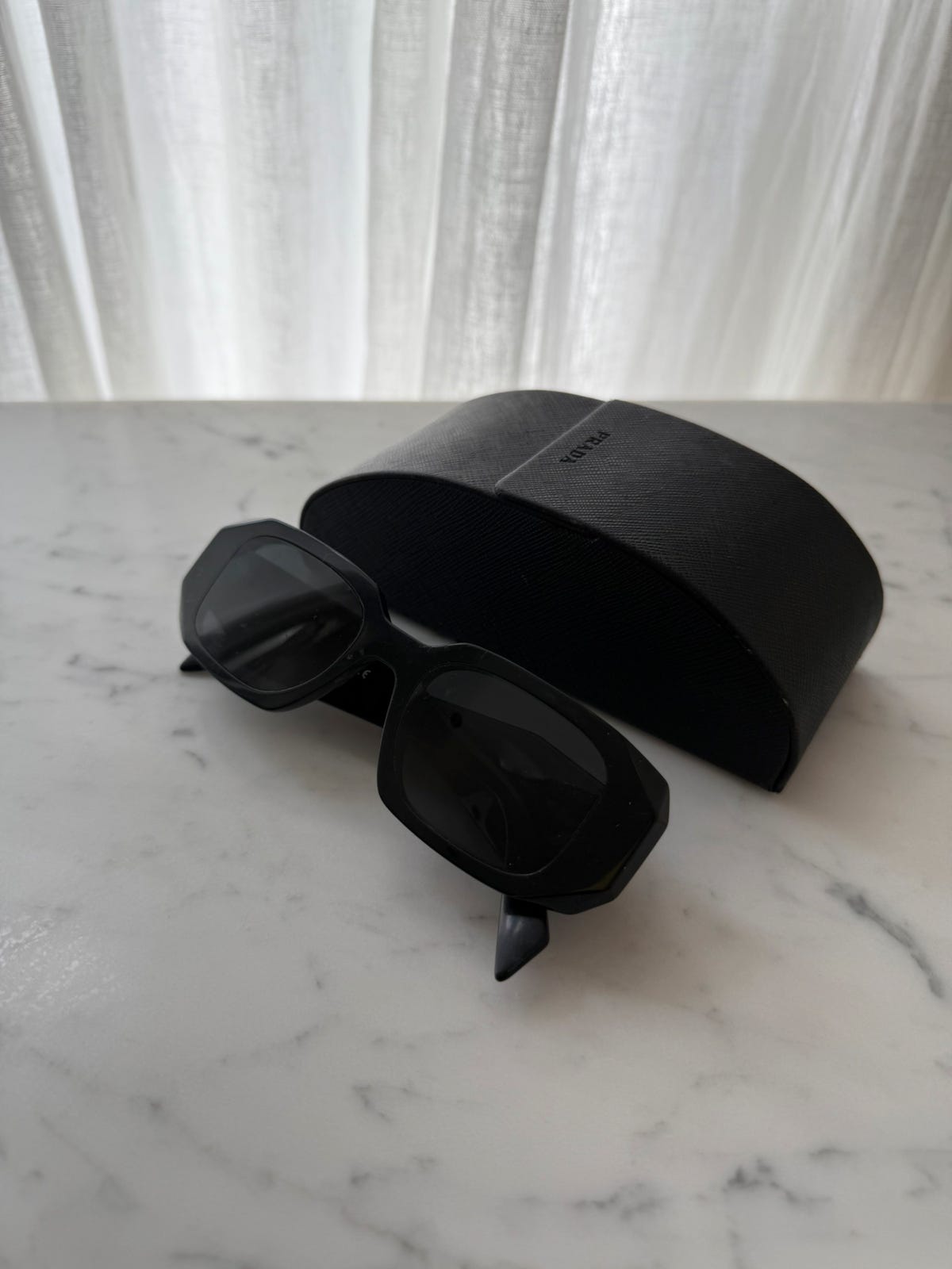 Prada solbriller PR 17WS 1AB5S0 4920 | FINN-torget