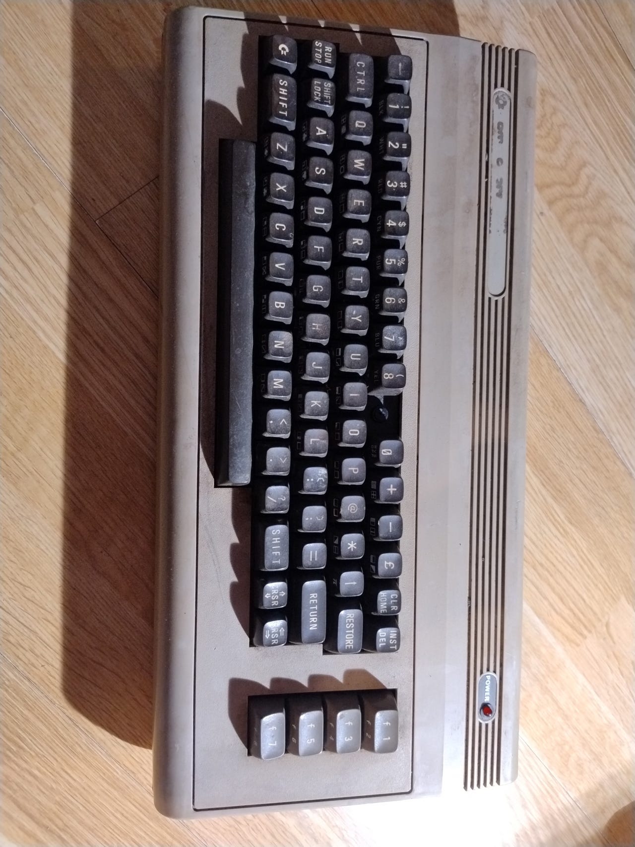 Defekt Commodore 64 selges billig | FINN-torget