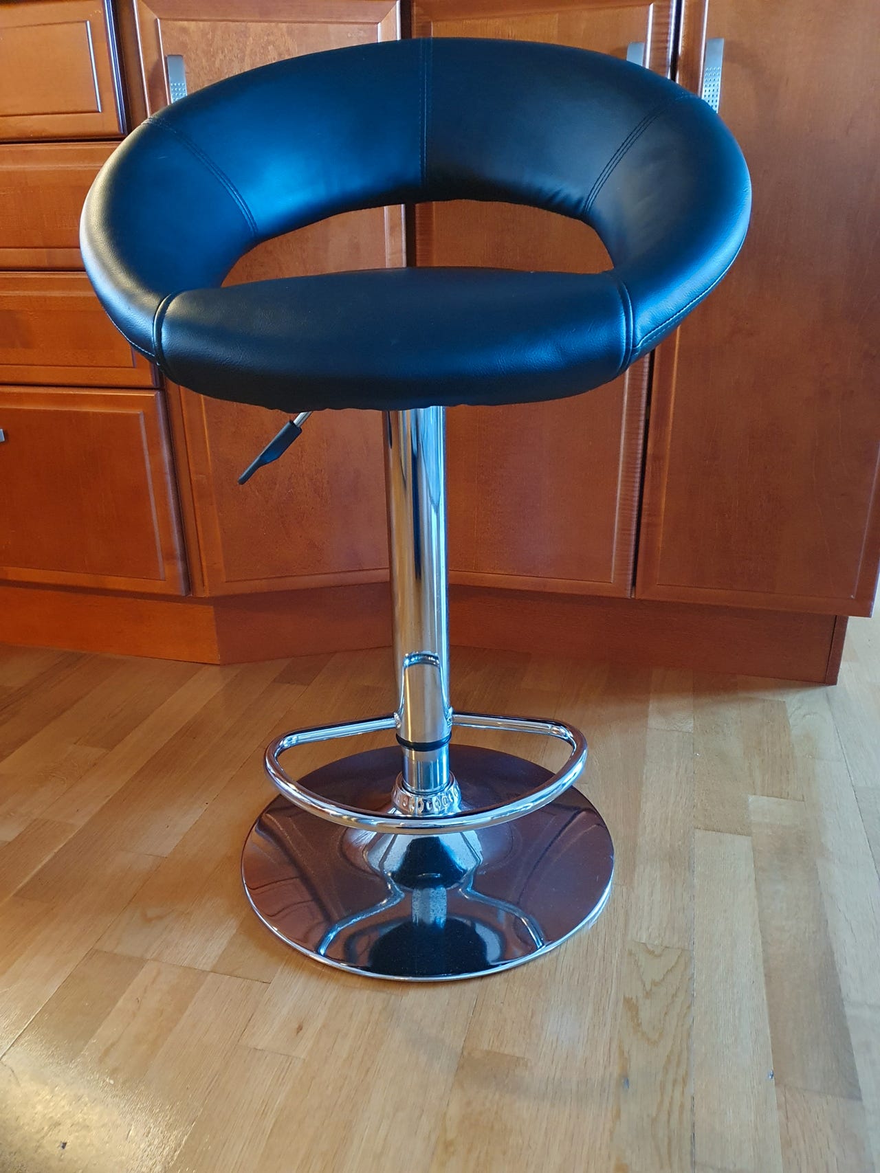 Regulerbar barstol. | FINN-torget