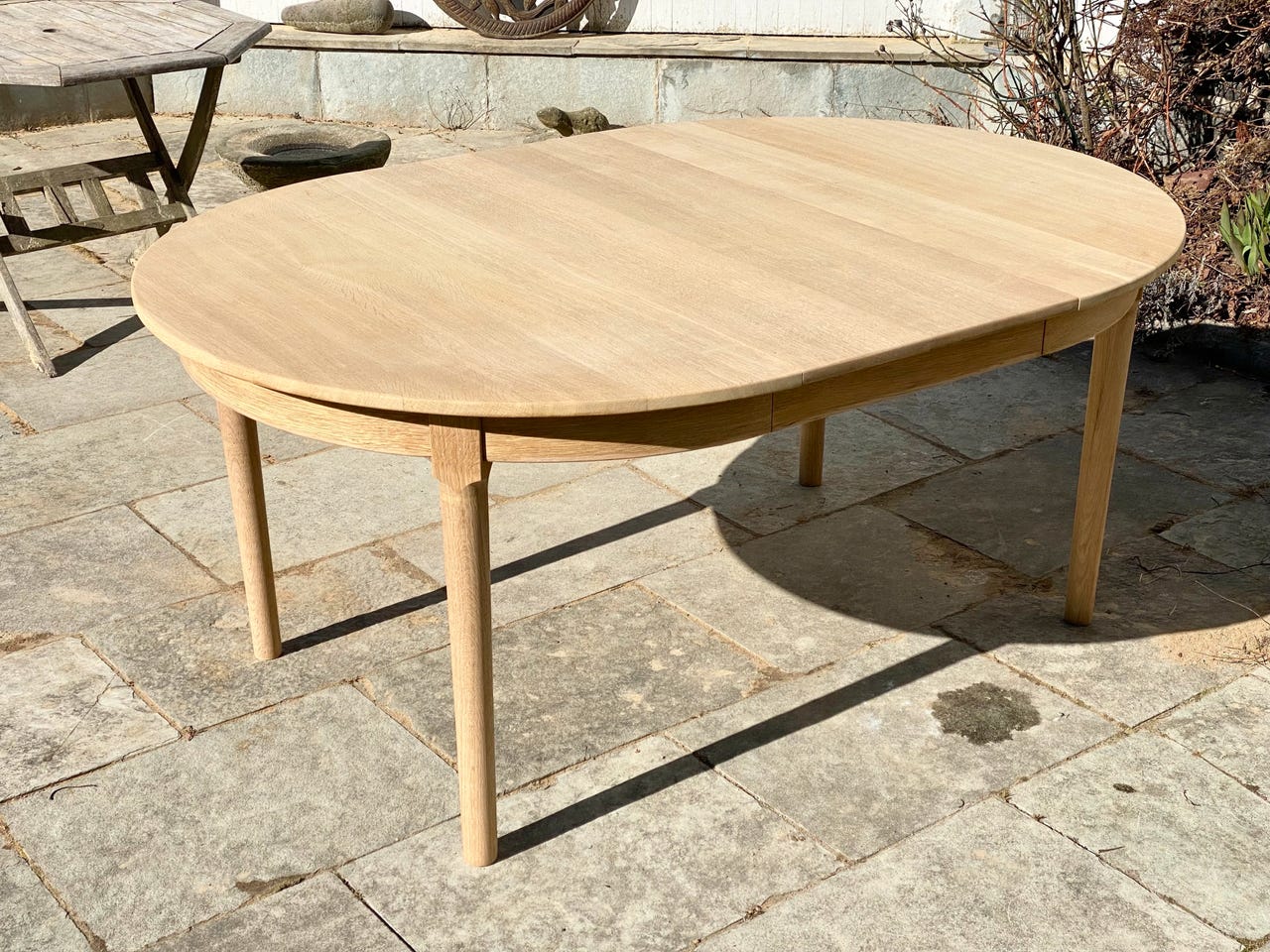 Stort massivt dansk elliptisk spisebord i eik 170 cm | FINN-torget