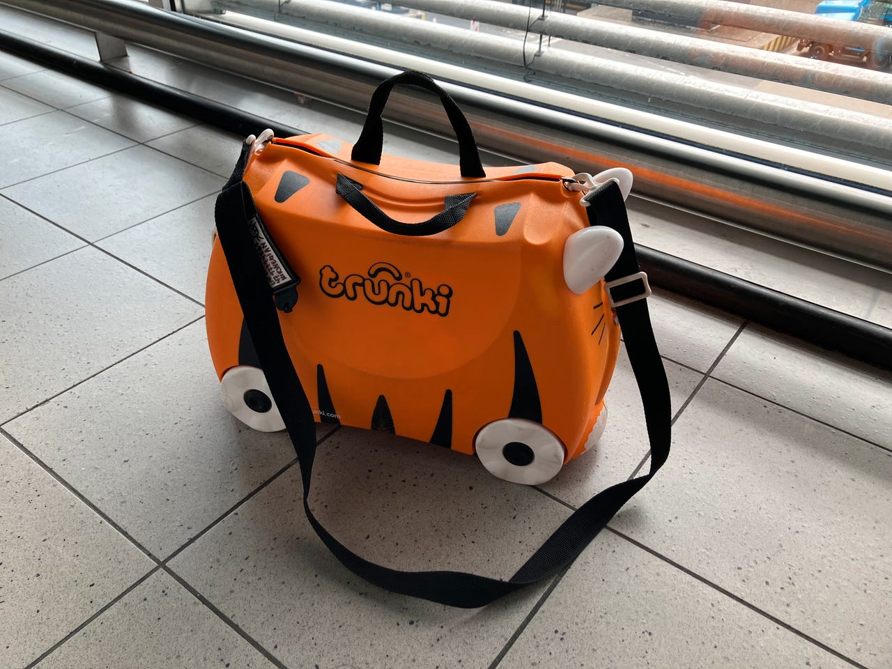 Trunki hardplast orange tiger barnekoffert | FINN-torget
