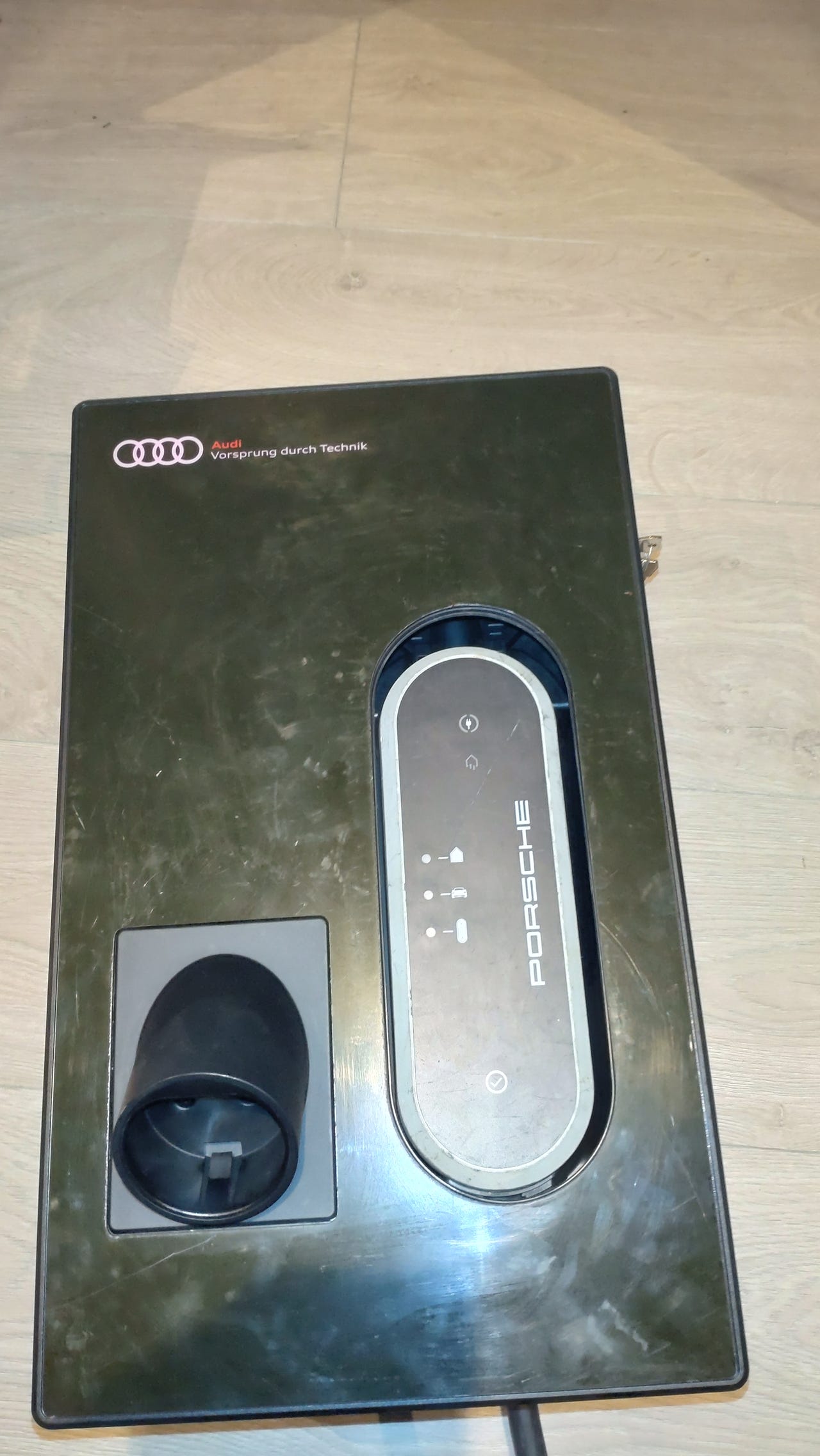 Audi veggboks til Audi elbil lader | FINN-torget