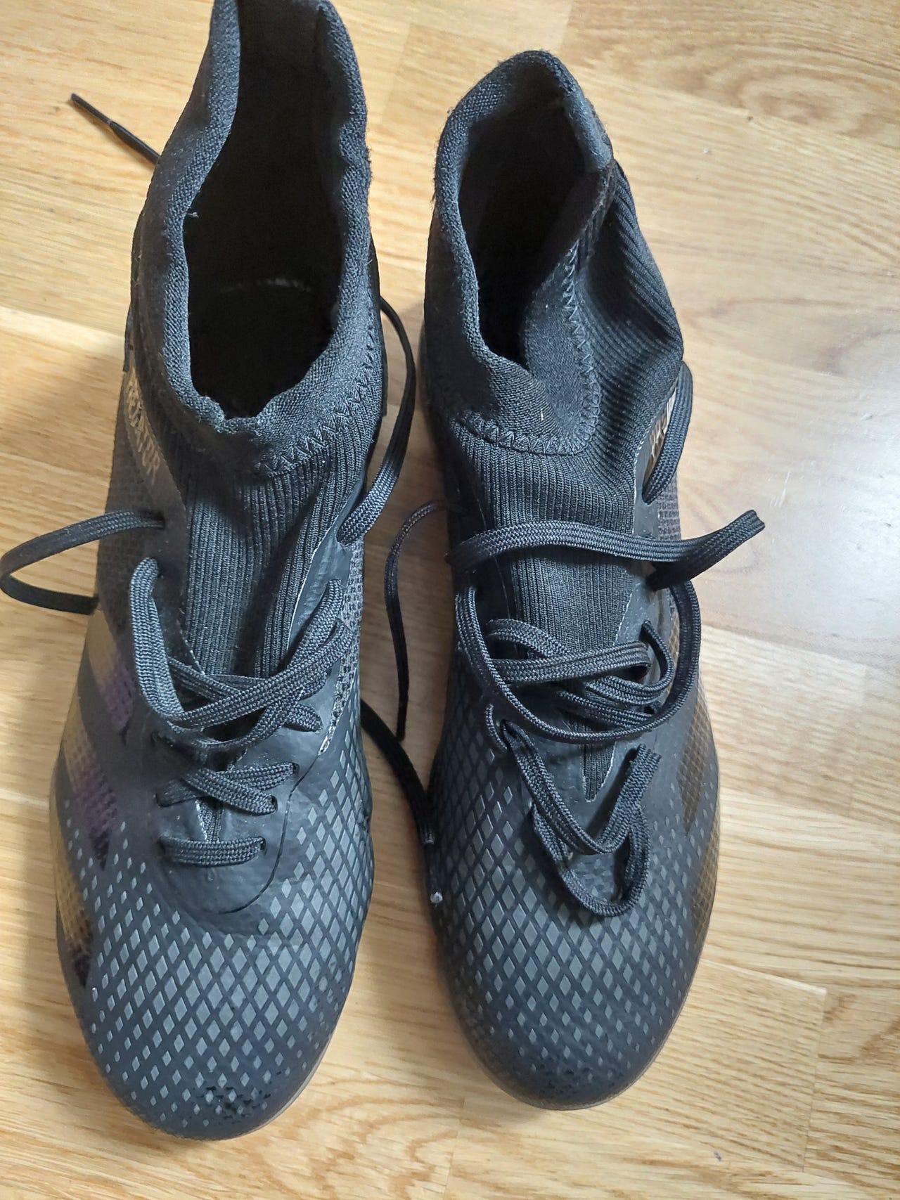 Adidas innesko fotball gymsko str 40 2/3 | FINN-torget