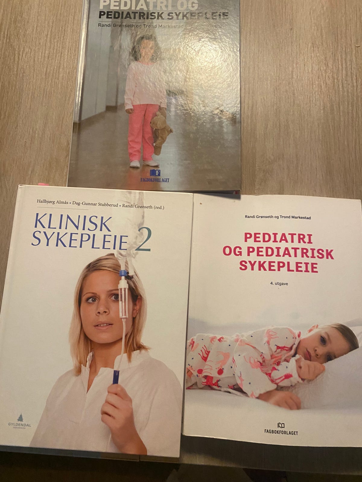 Sykepleier pensum bøker samlet | FINN-torget