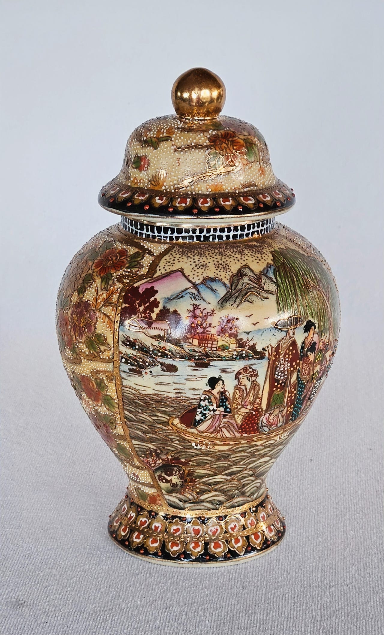 Satsuma kruke med lokk. 25 cm. Kina | FINN-torget