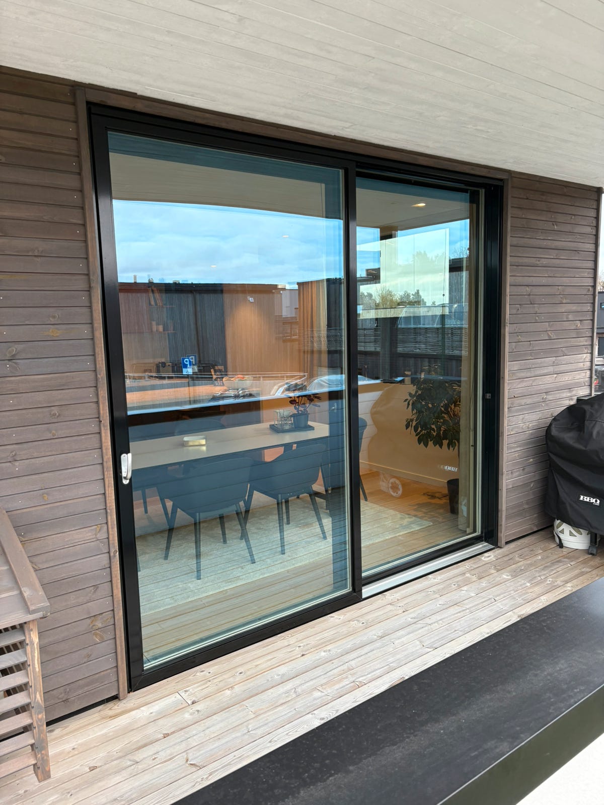 Skyvedør Gilje sort H:255 B: 282 | FINN-torget