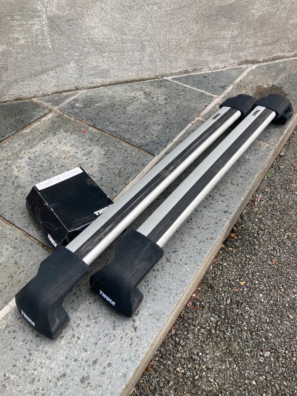 THULE WINGBAR EDGE takstativ til Peugeot 3008 og 5008 m/ lave rails ...