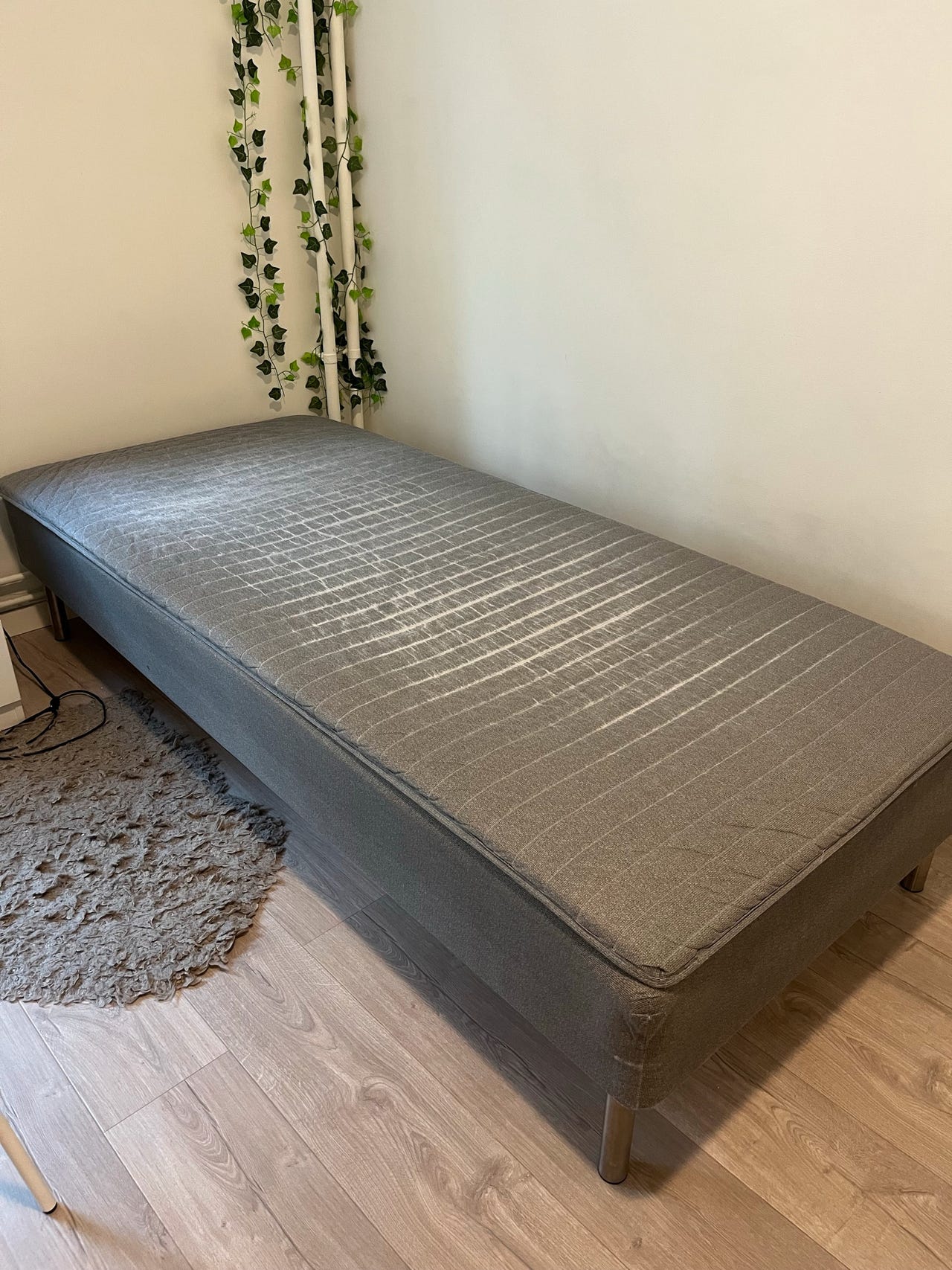 Ikea seng 90x200 | FINN-torget