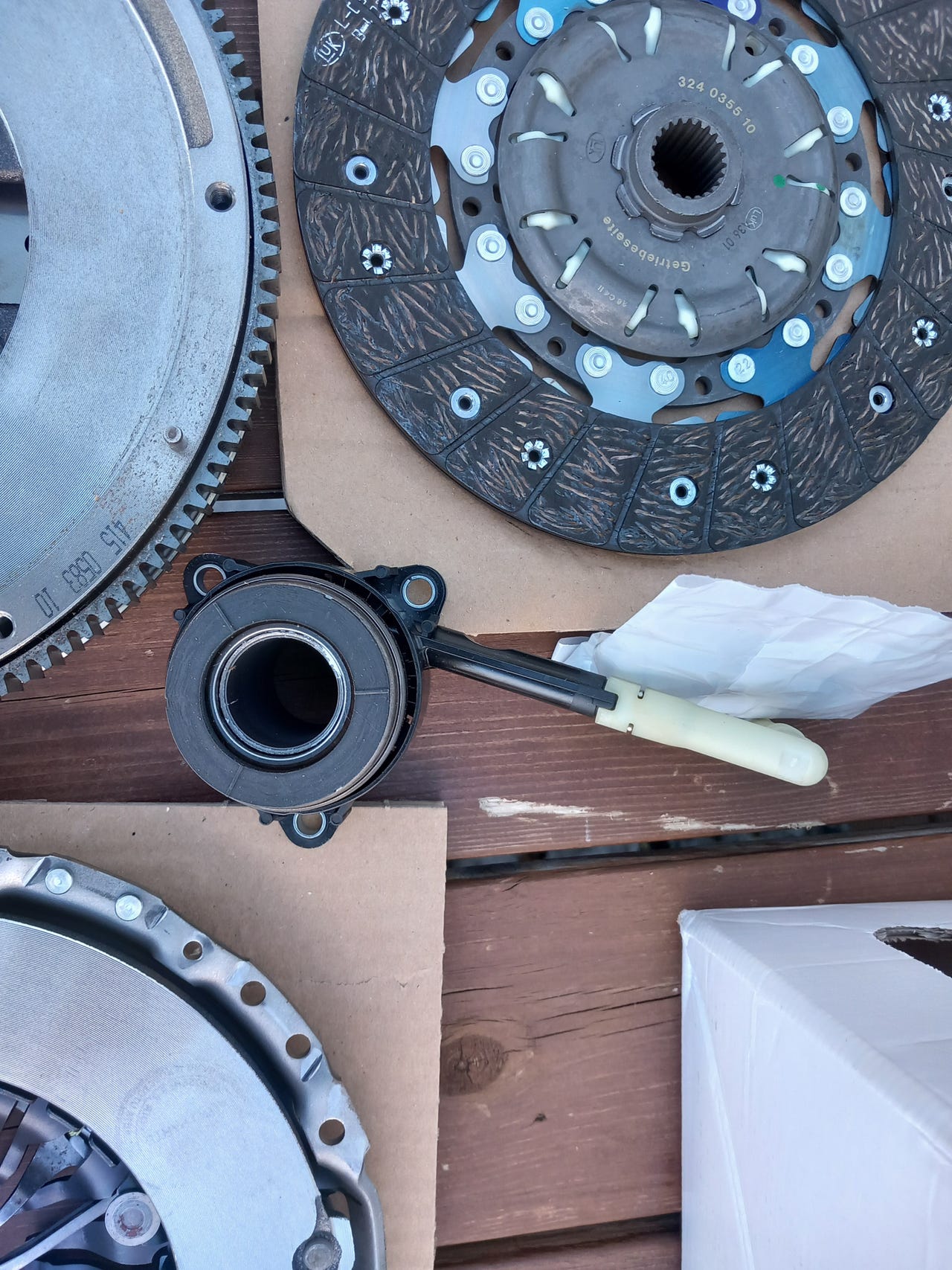 Clutchsett med svinghjul selges | FINN-torget