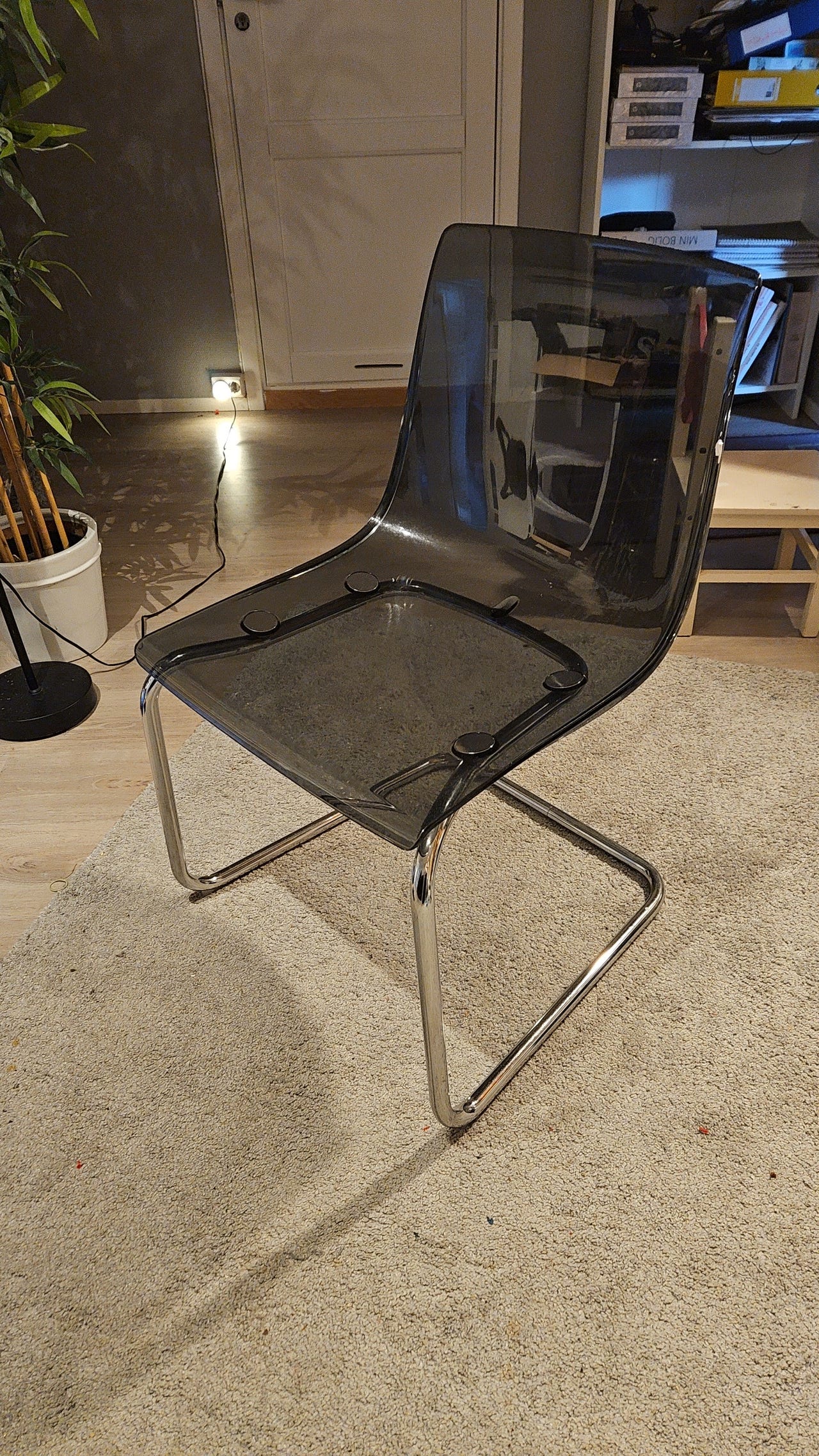 Fine stoler gis bort | FINN-torget