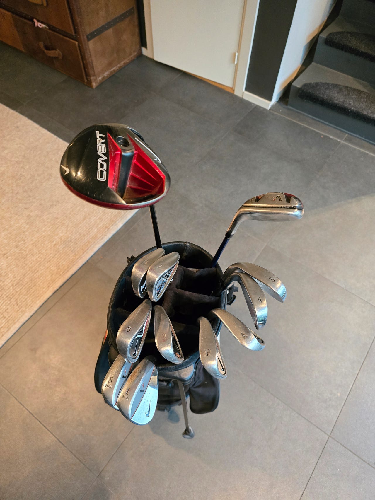 Nike VR Pro Cavity jernsett m/ 3 hybrid. Nike VRS Covert Tour driver ...