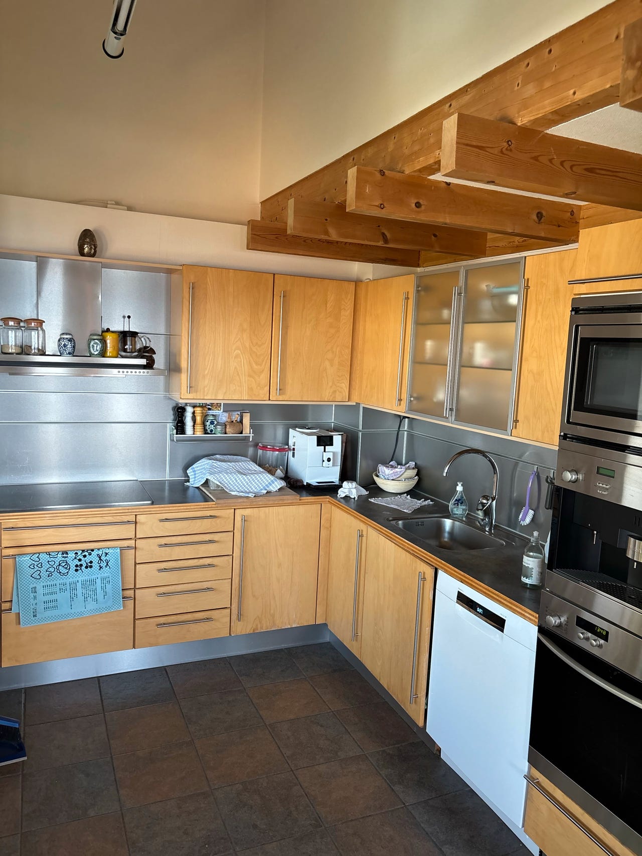 HTH-kjøkken med ovn, stekeplate. Selges også som enkeltdeler (plate ...