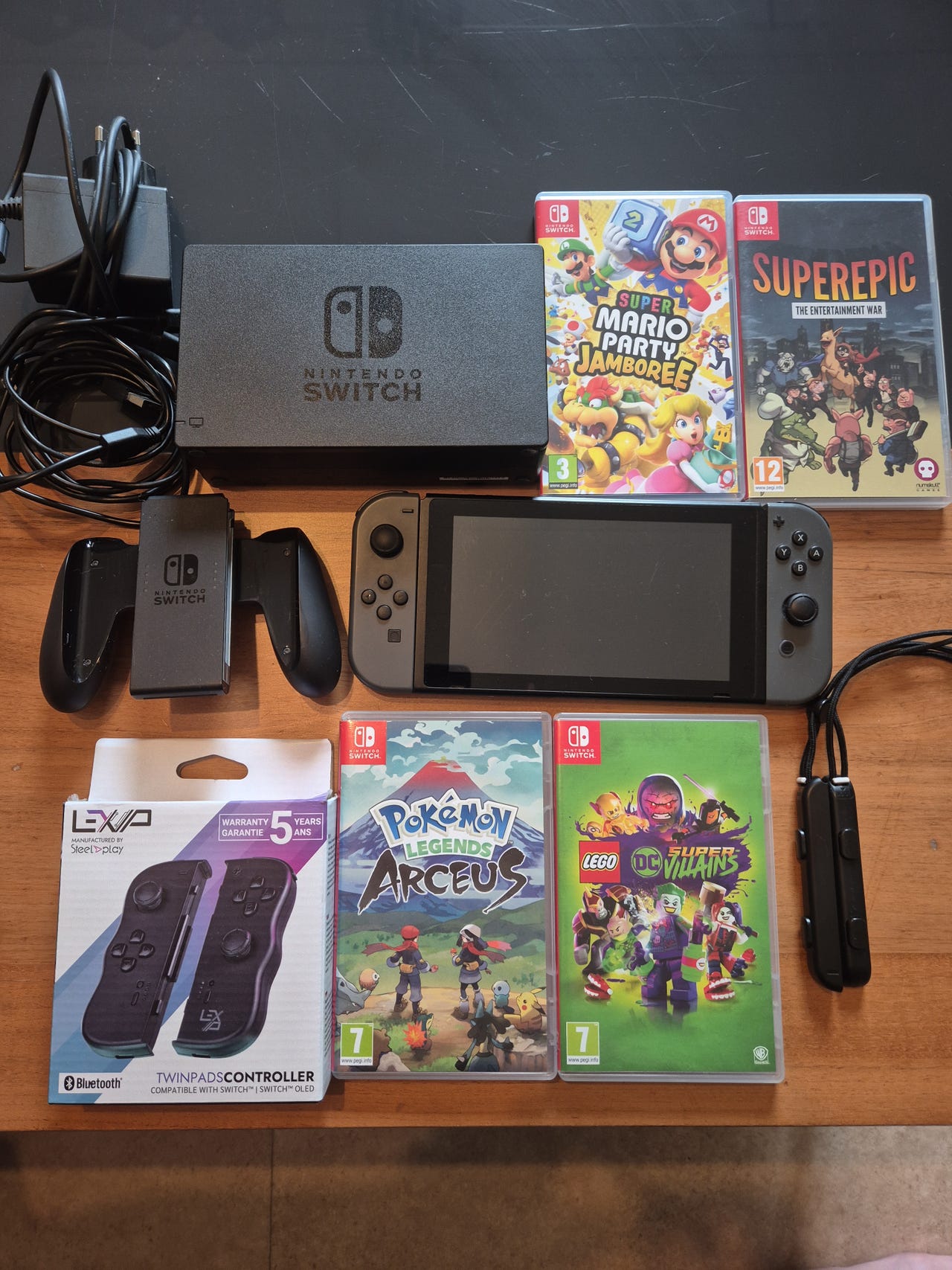 Nintendo switch med spill og tilbehør | FINN-torget