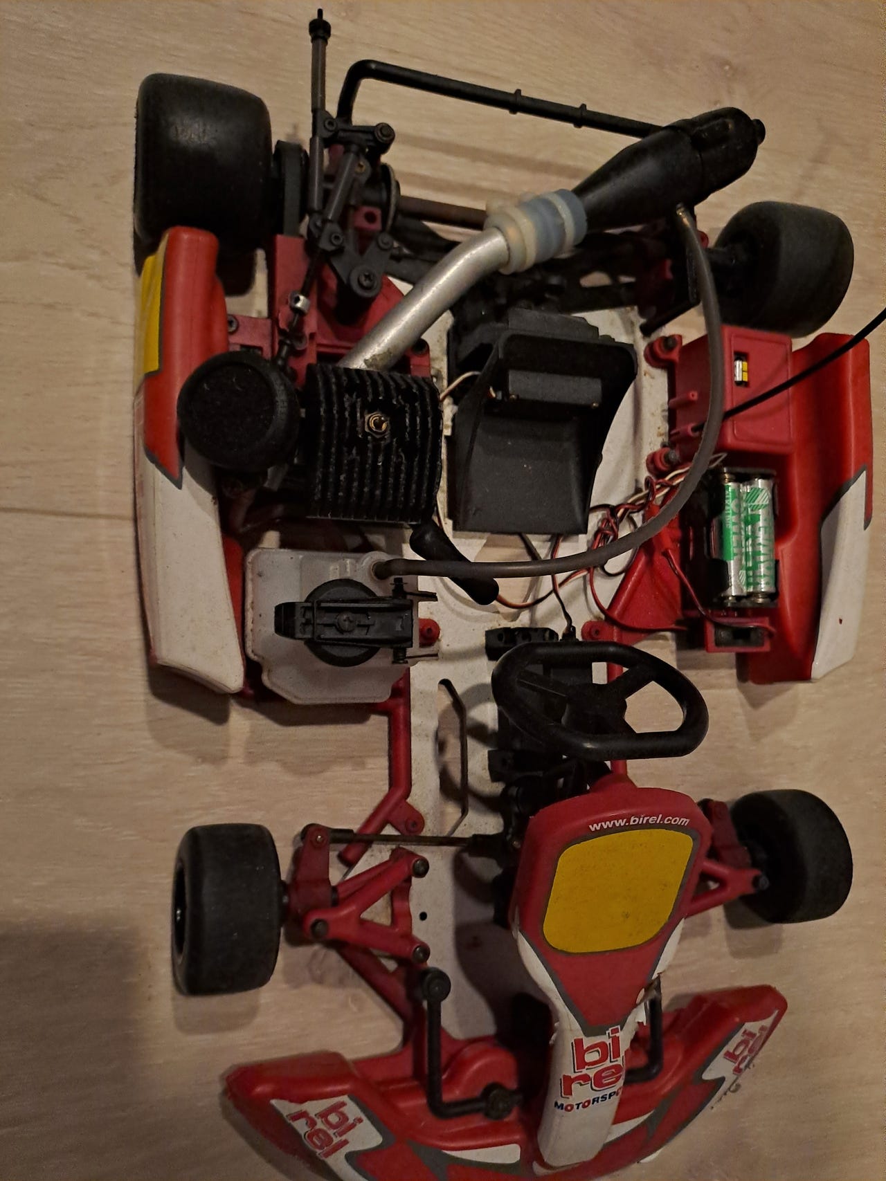 Birel Racing Go-kart med rød ramme og hvit front | FINN-torget