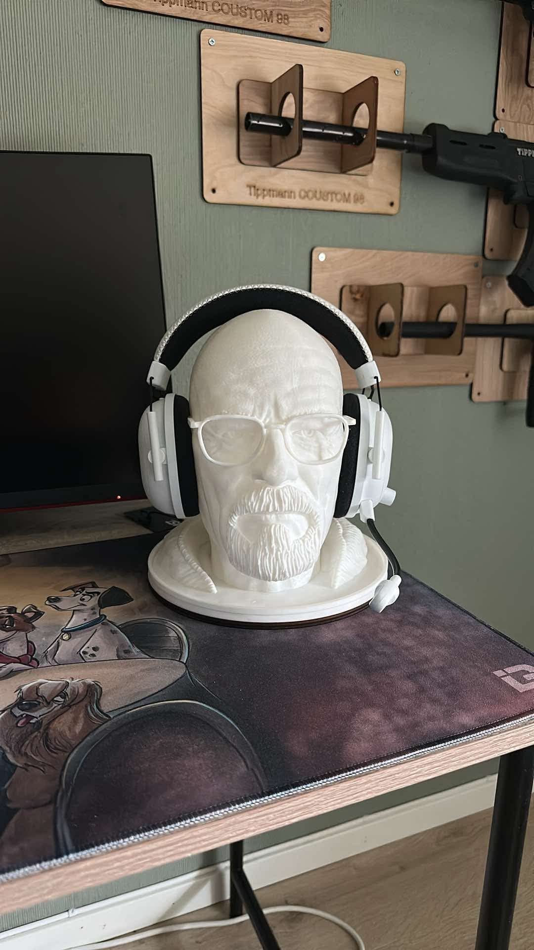 Breaking Bad Walter White headset stand | FINN-torget
