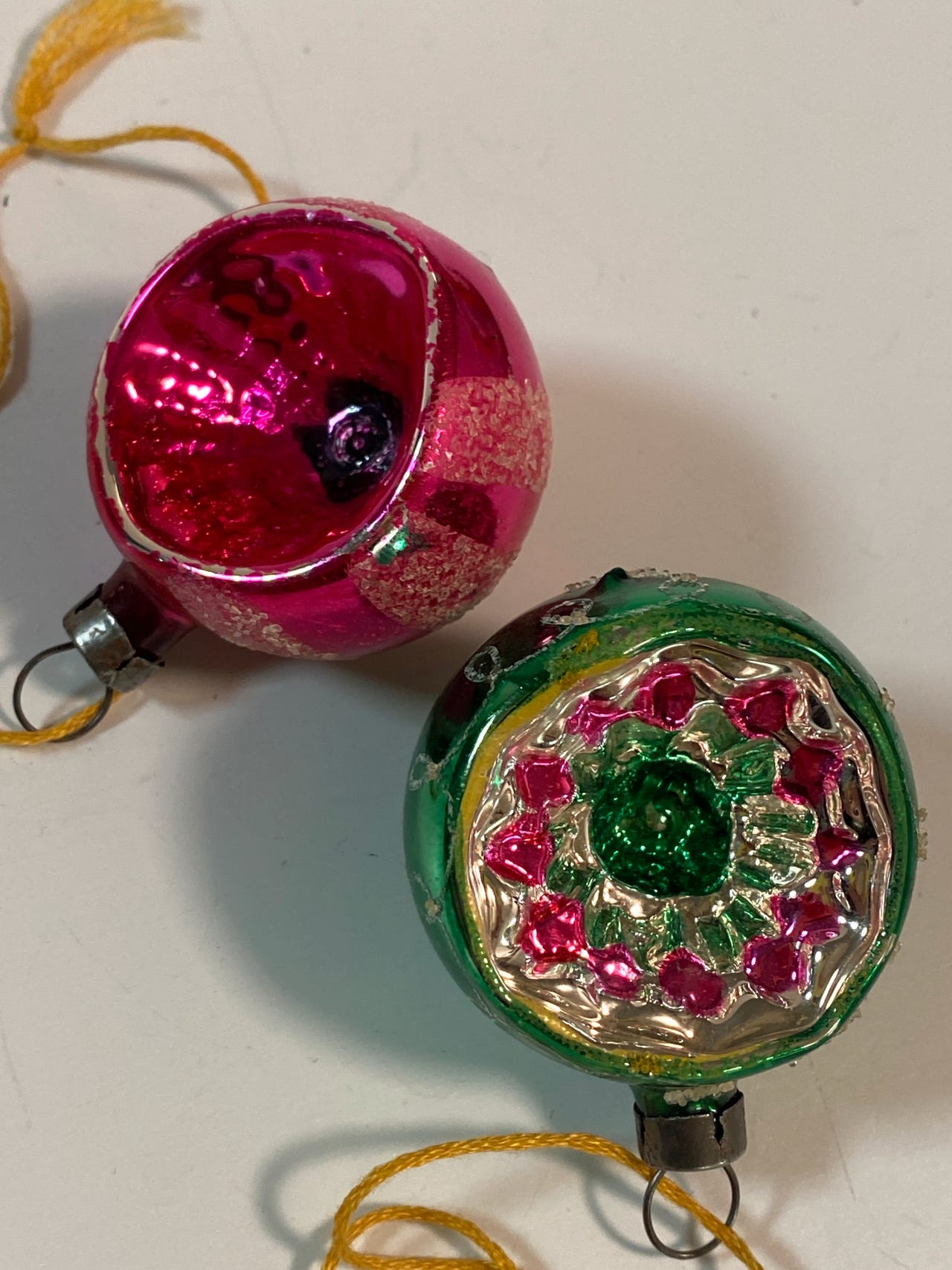 Selges: 2 stk vintage reflektor glass-julekuler | FINN-torget