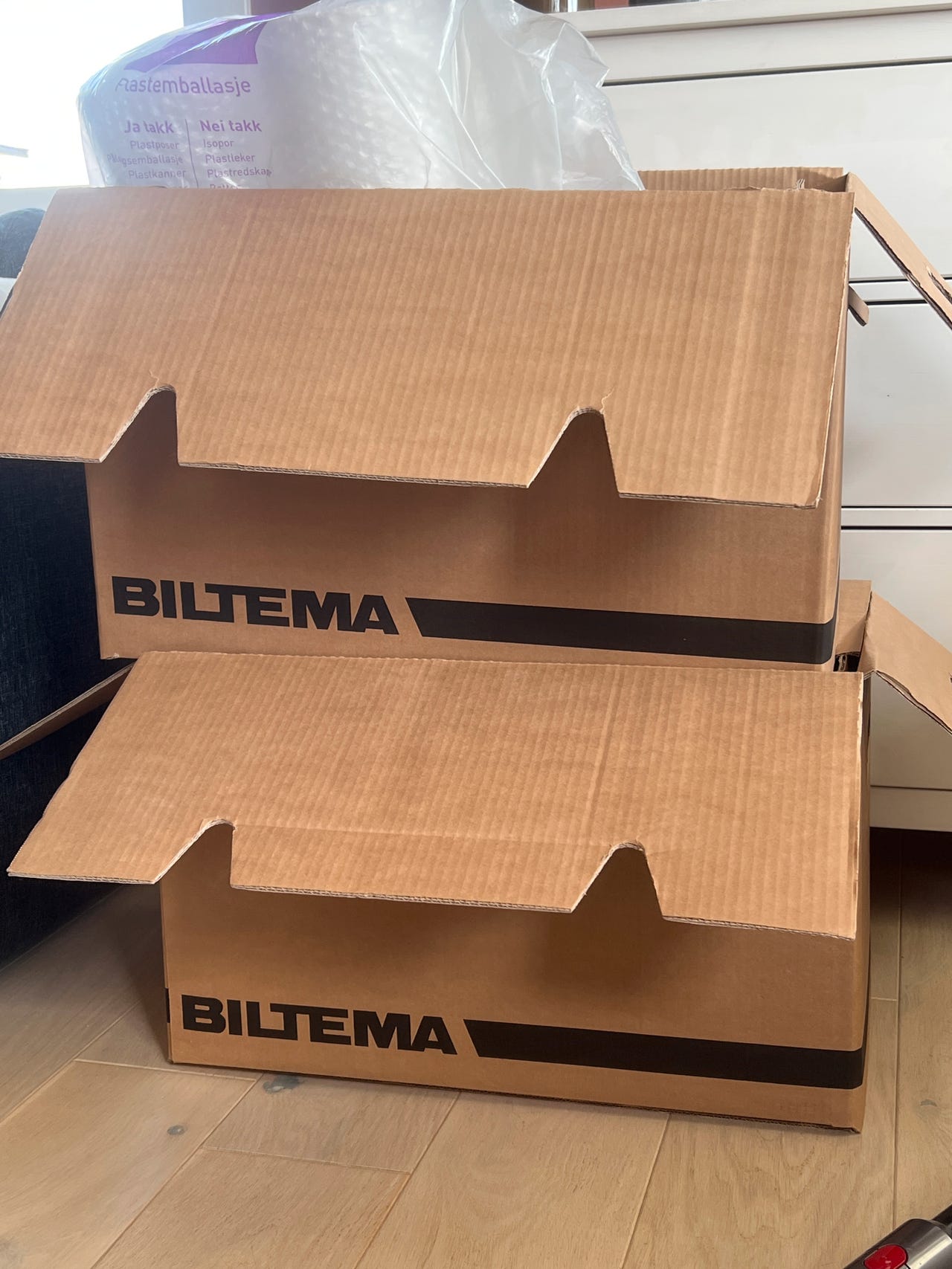 Flytteesker og bobleplast | FINN-torget