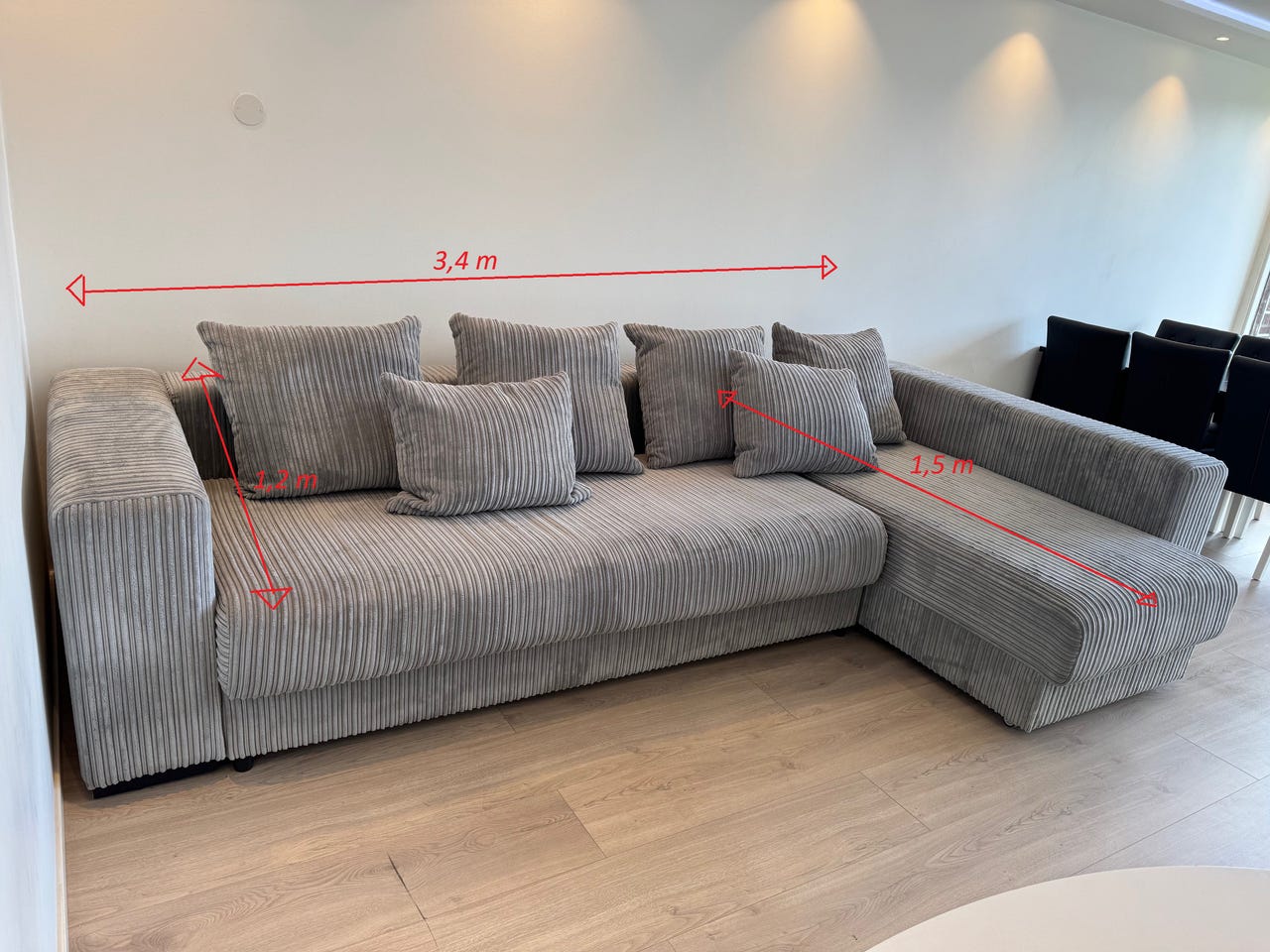Svært lite brukt sofa m/ sjeselong | FINN-torget