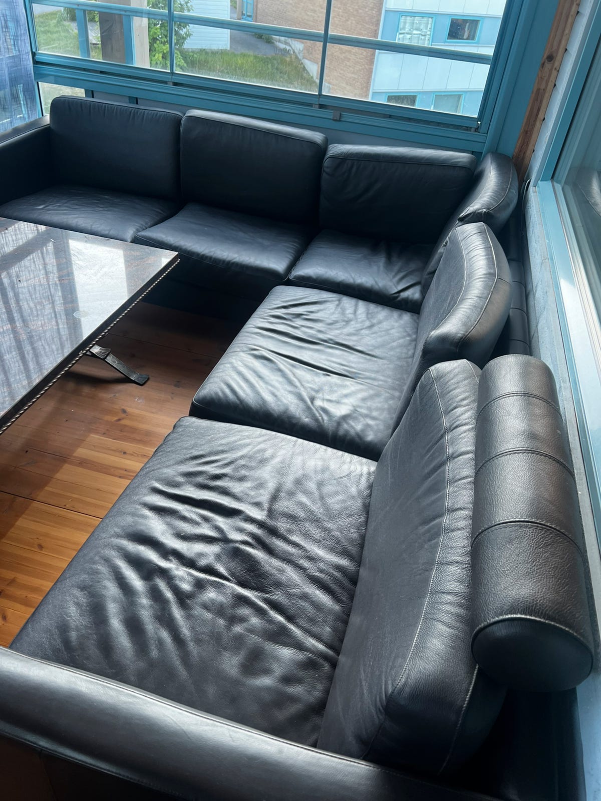 Brun skinnsofa fra IKEA | FINN-torget