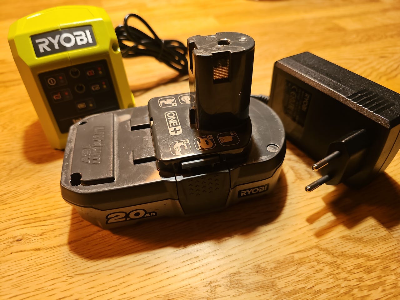 Ryobi batteri 2Ah og lader | FINN-torget