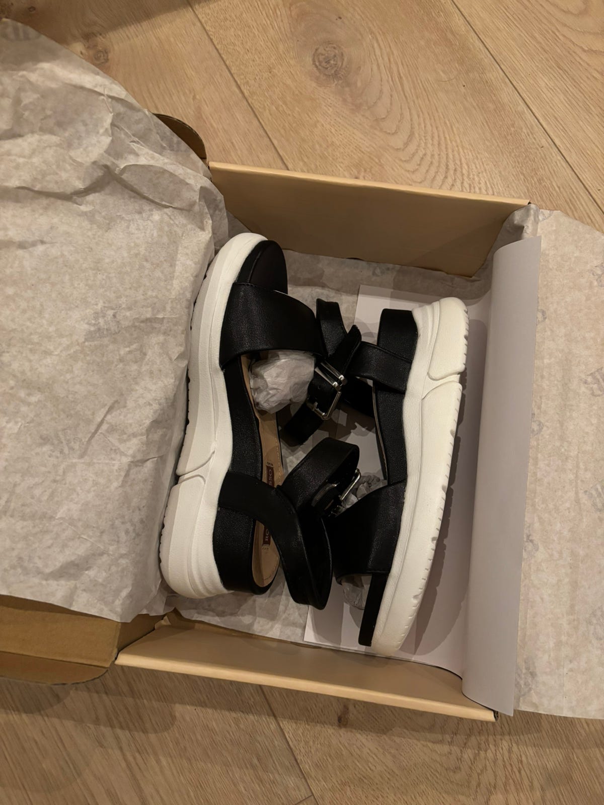 Robert Rosso Akkira | FINN-torget