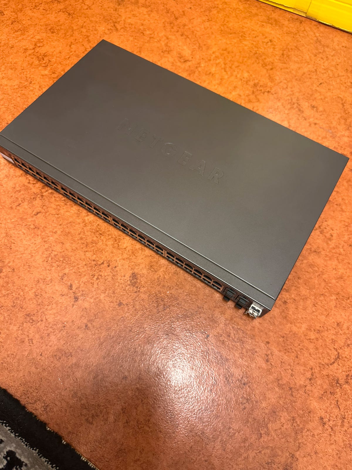 NetGear 48 porter smart switch GS752TS | FINN-torget