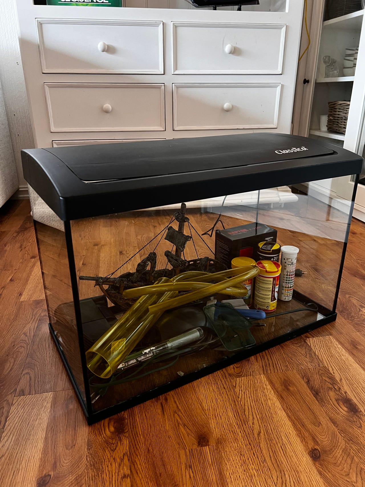 Akvarie (65l) med alt av utstyr | FINN-torget