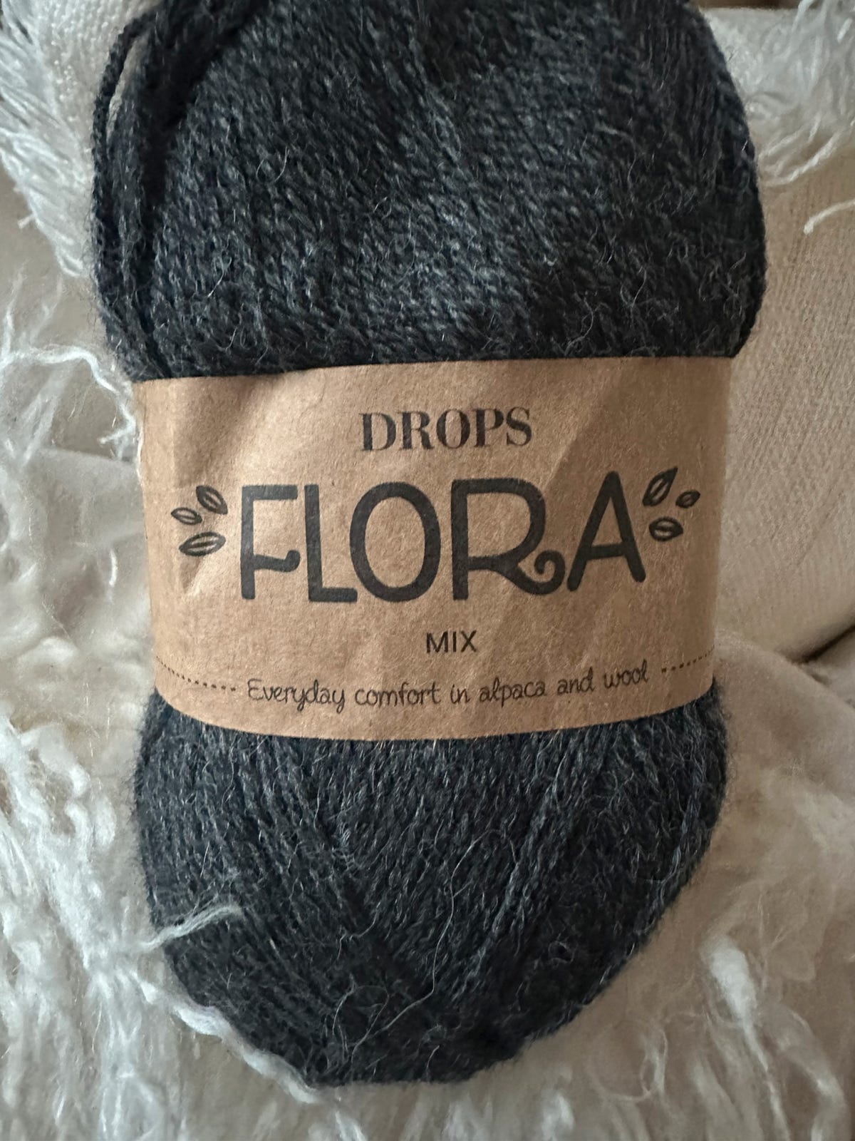 Flora garn - 65% ull 35% alpaca - 35 nøster | FINN-torget