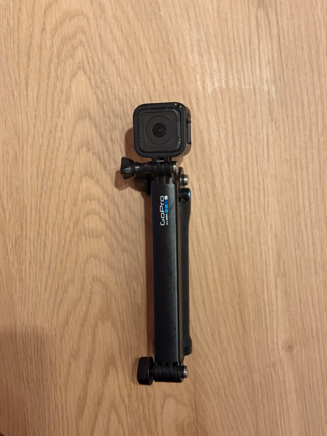 GoPro Hero4 Session + GoPro 3-Way Grip | FINN-torget