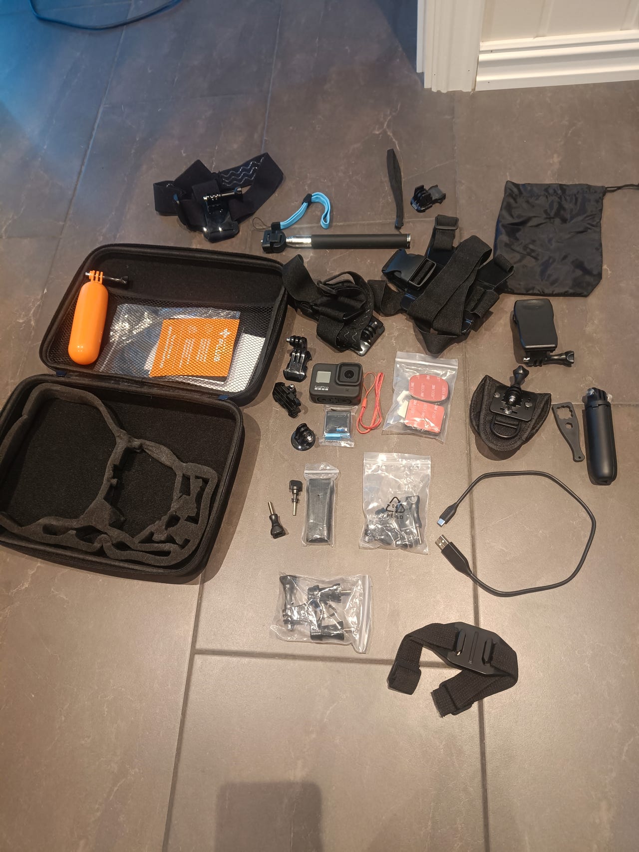 GoPro Hero8 Black Holiday Bundle med tilbehørskit. | FINN-torget