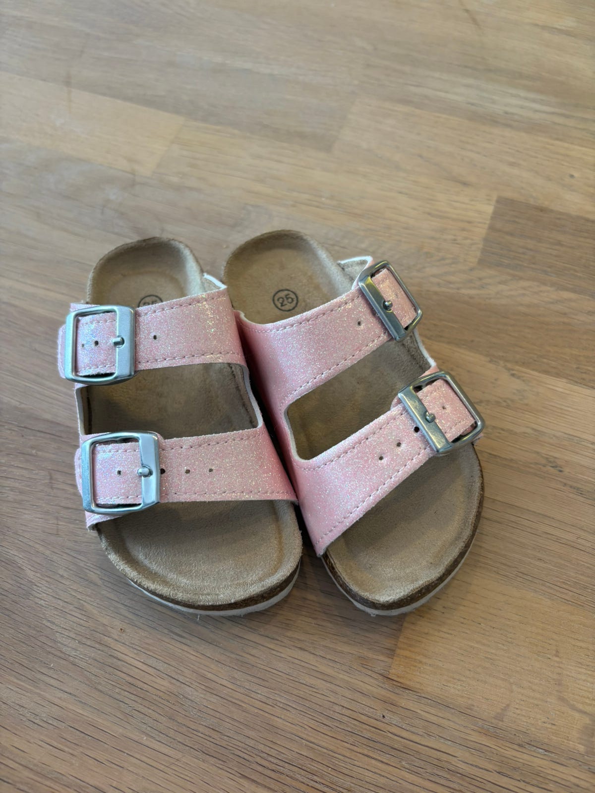 Rosa slippers str 25 | FINN-torget