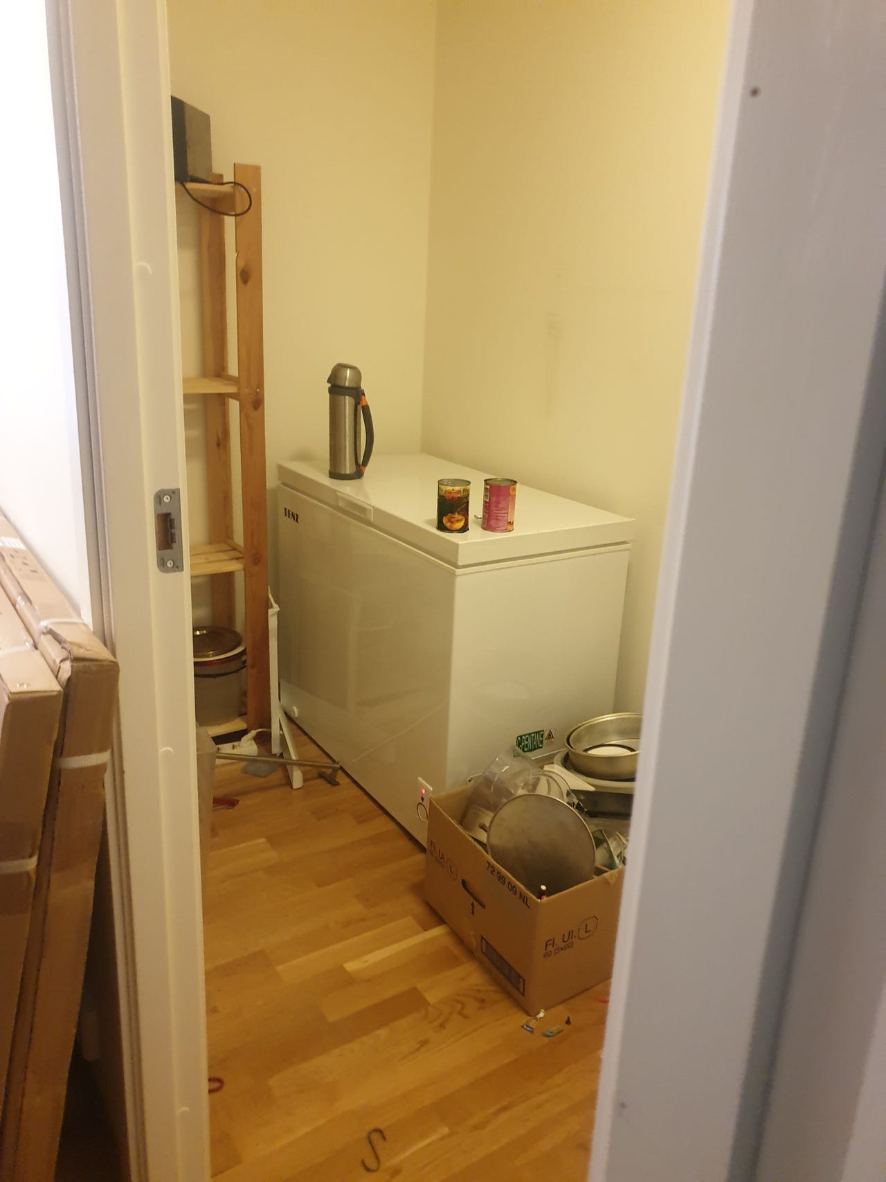 Pent brukt fryser boks/ SENZ | FINN-torget