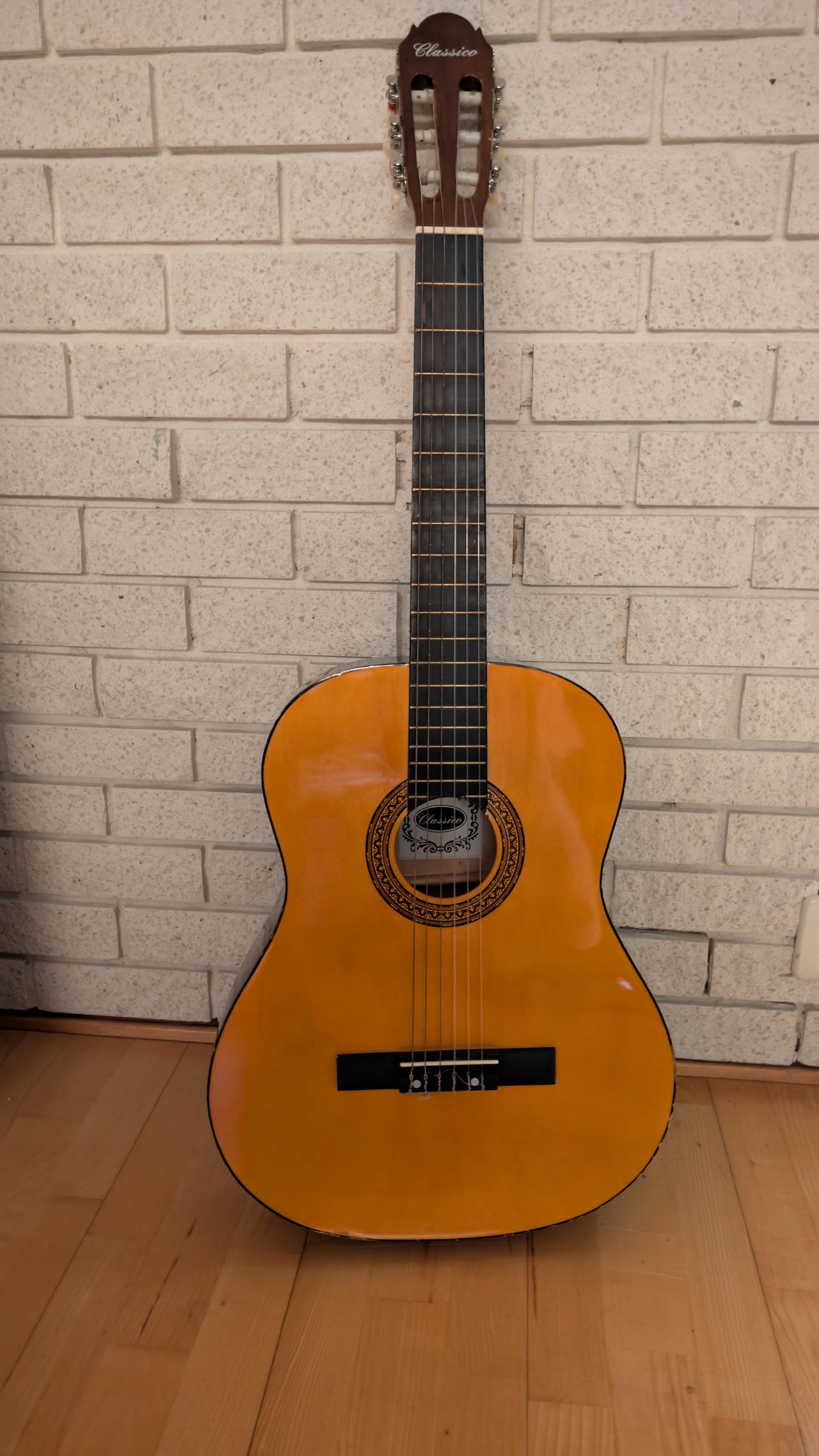 Klassisk gitar "Classico" | FINN-torget