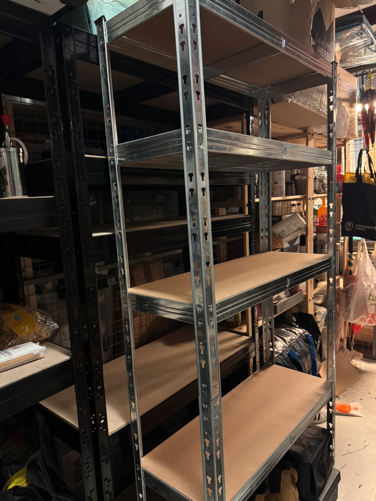 Hylle in a new like condition | FINN-torget