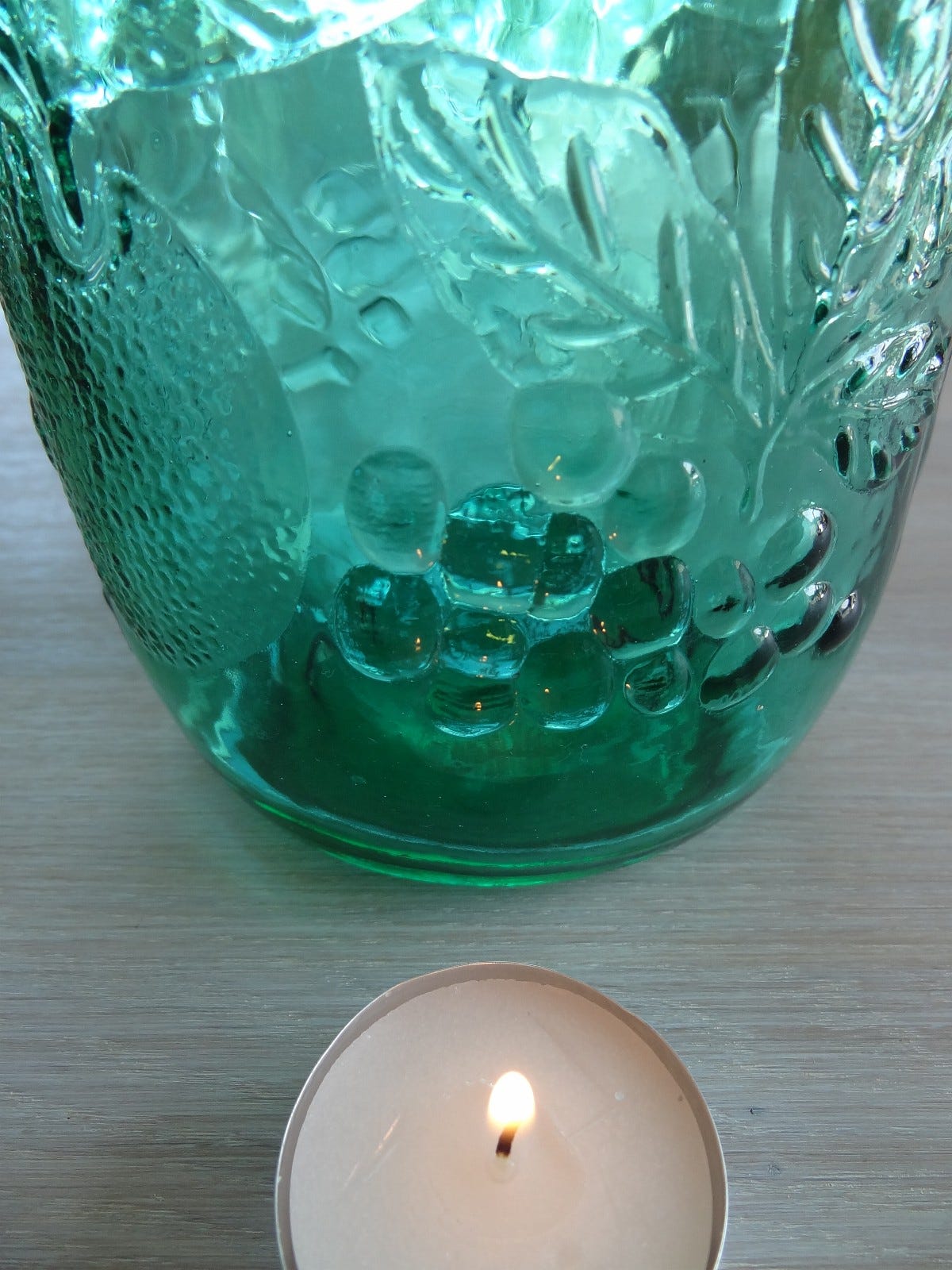 Stort glass brukt til hermetikk med nydelig dekor. | FINN torget