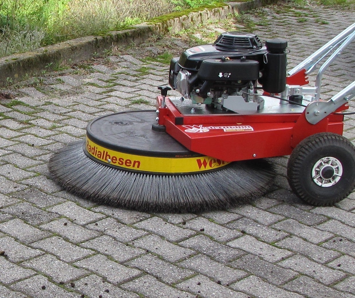Mosefjerning med Westermann stålbørst | FINN-torget