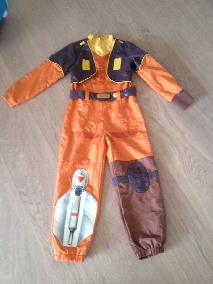 Starwars drakt fra Disney store str 140-146 | FINN-torget