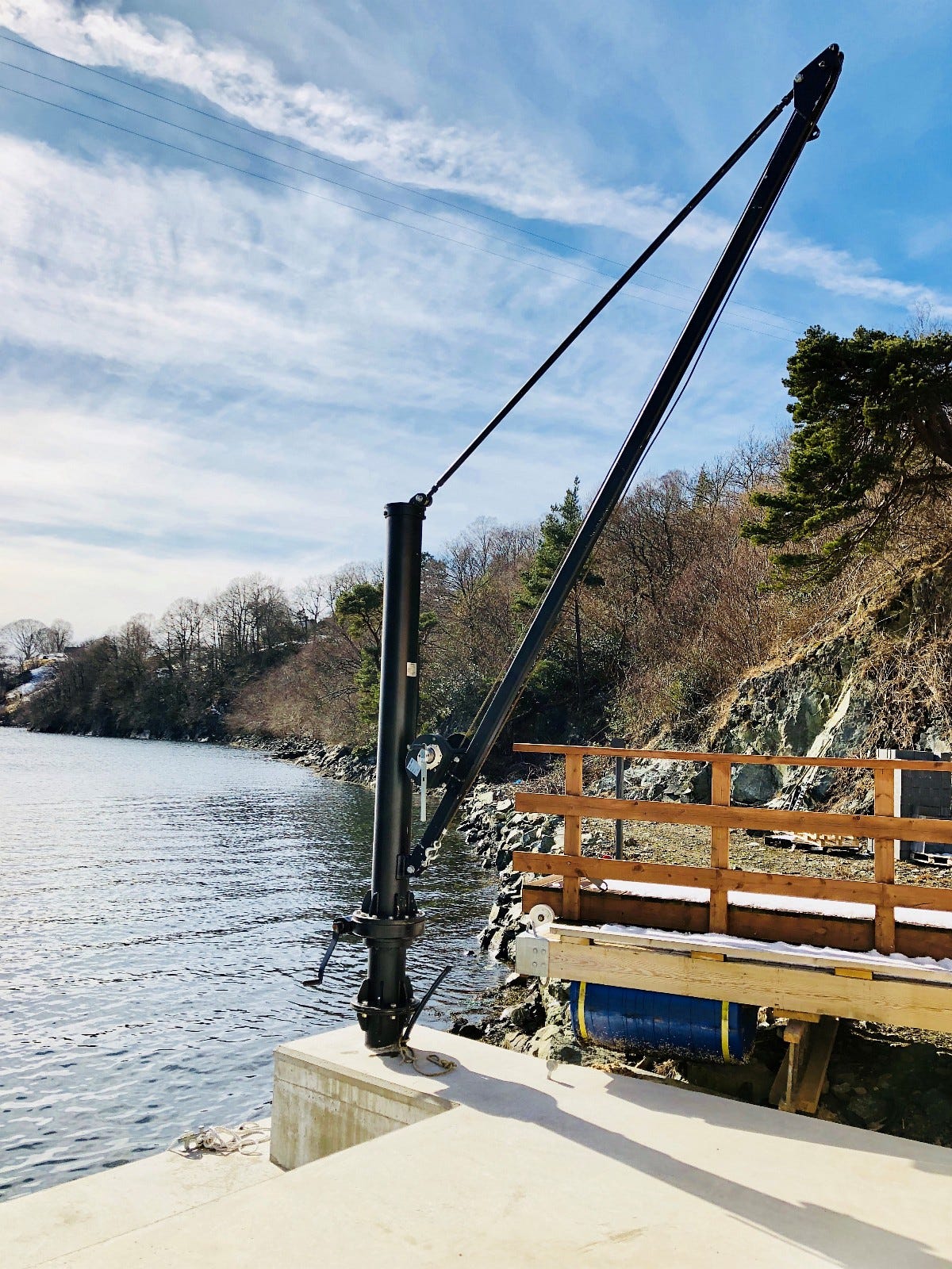 Kaikran for 2000kg løft, kran i varmgalvanisert stål med 360g sving ...