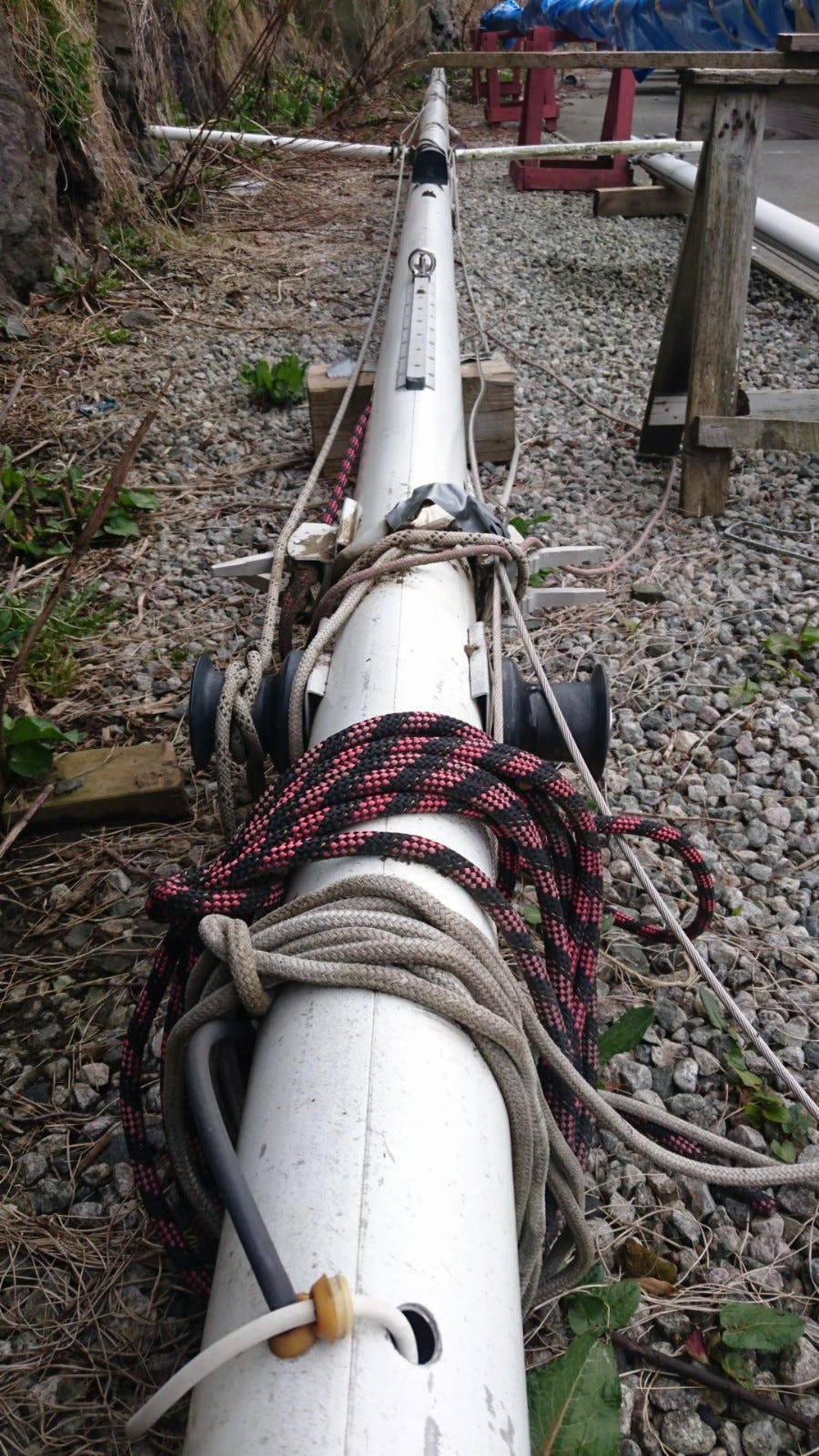 Alu.Mast med bom,i laminert furu | FINN-torget