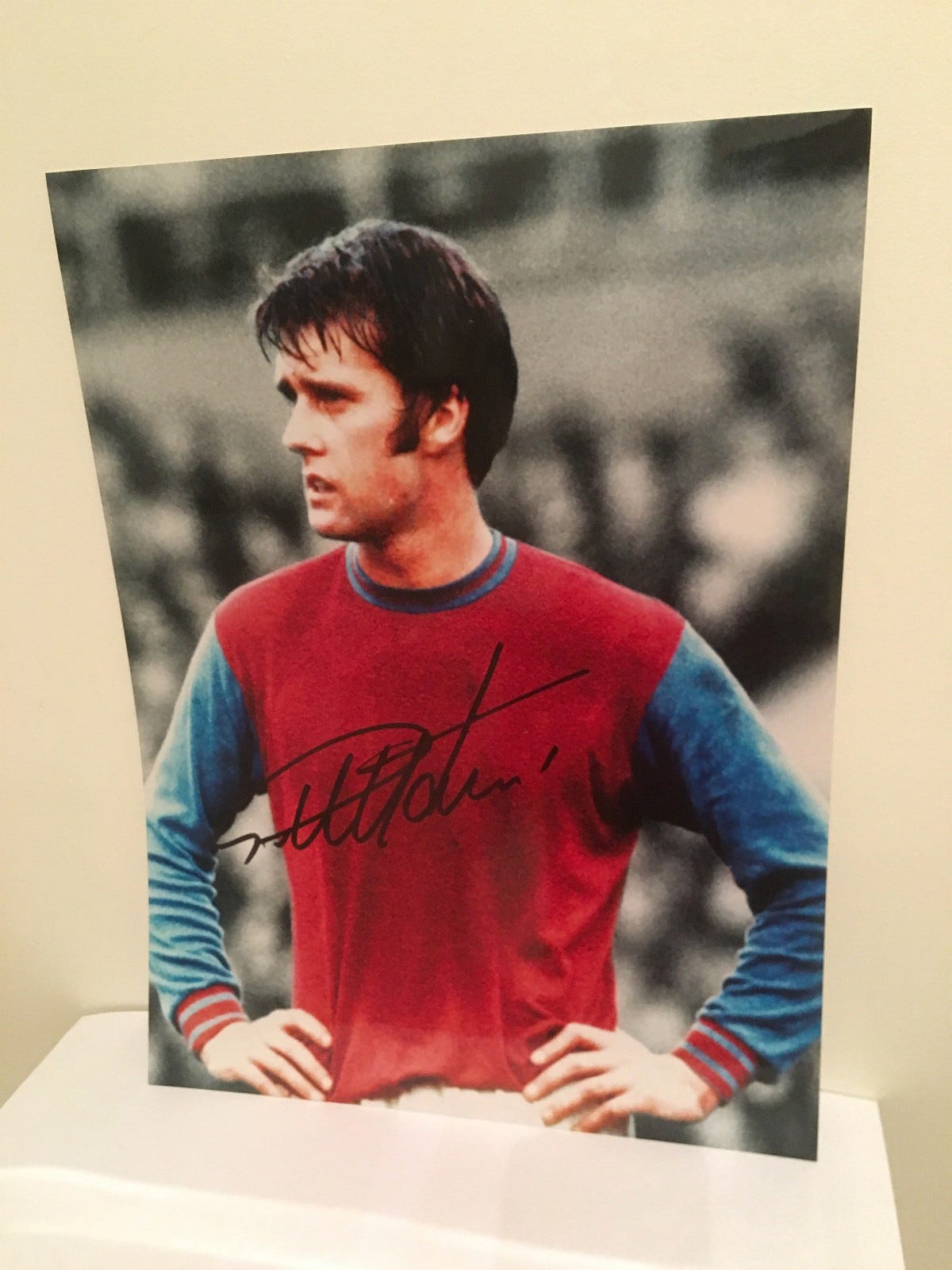 West Ham United - stort 30x40 cm stort signert Geoff Hurst signert ...