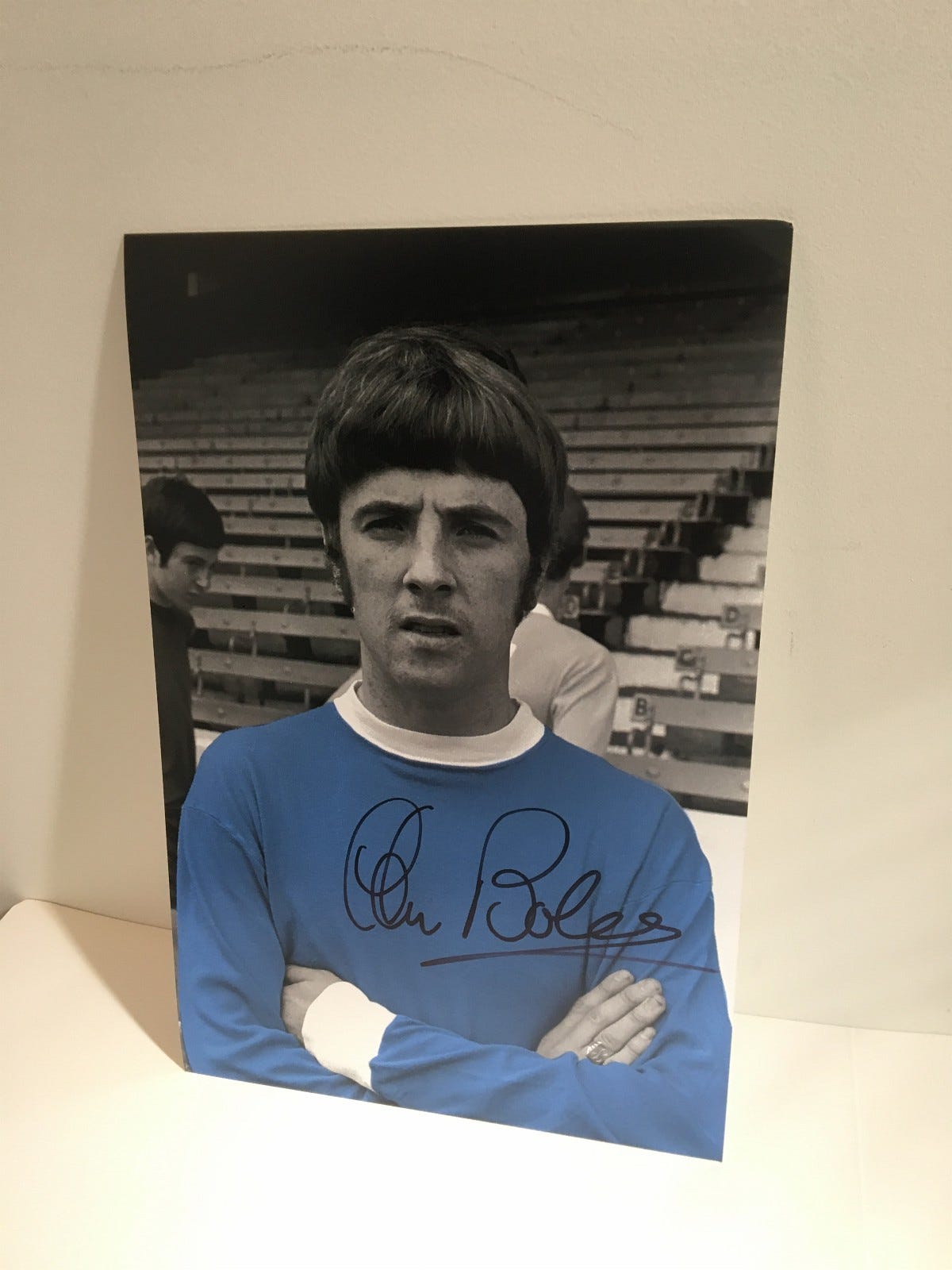 Manchester City - Stan Bowles signert A4-fotografi med COA | FINN torget