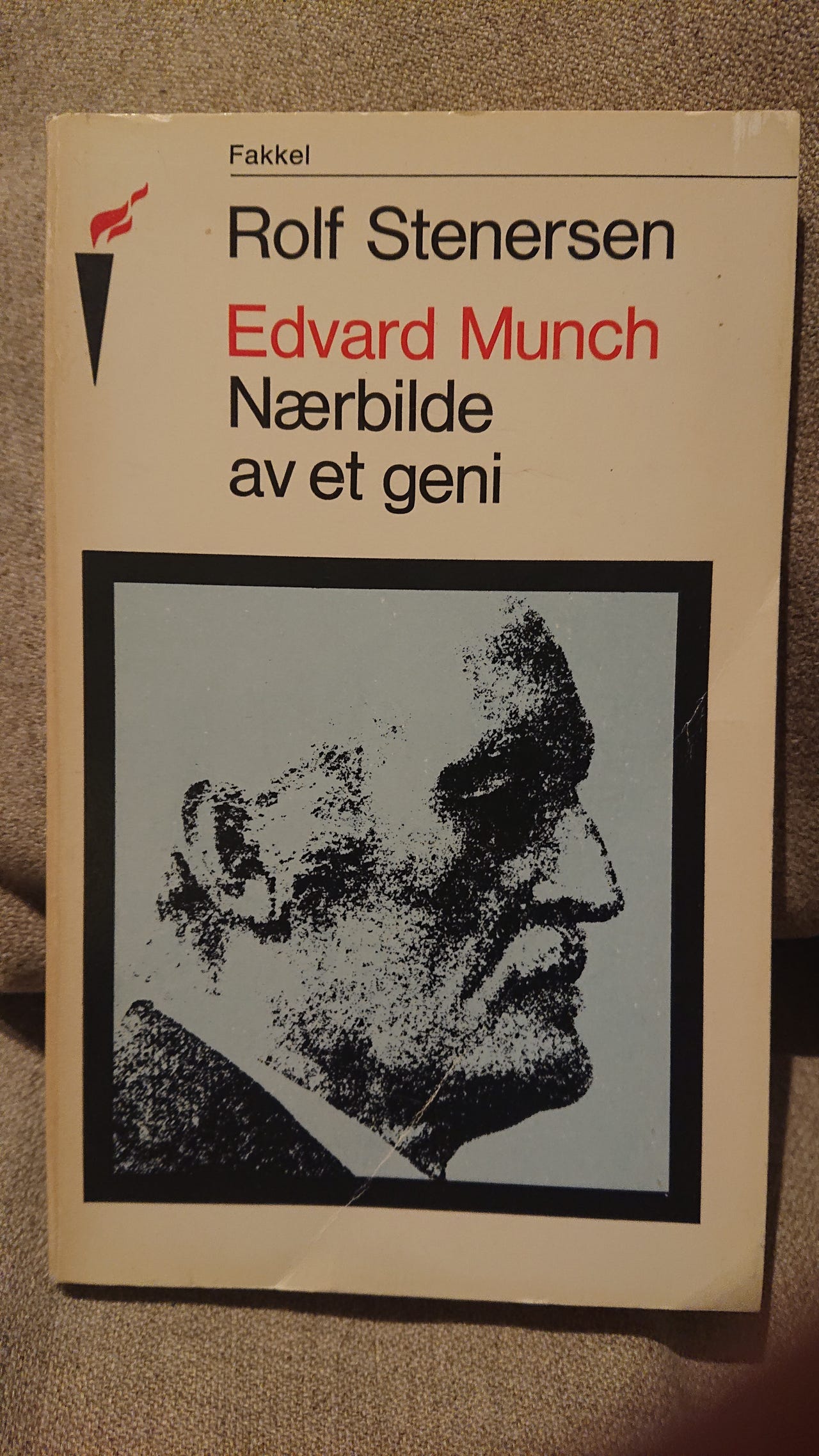 Nærbilde av et geni av Rolf Stenersen | FINN-torget